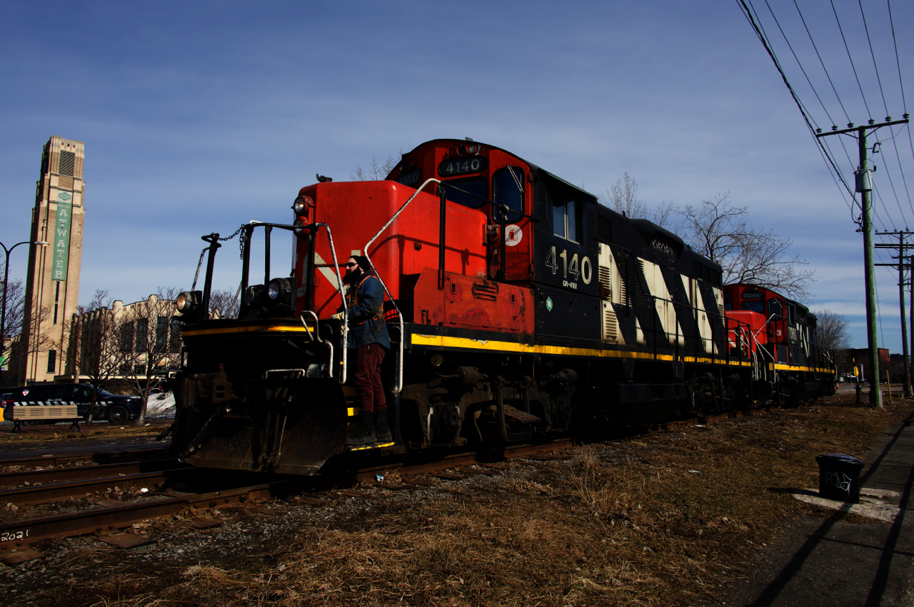 Railpictures.ca - Michael Berry Photo: After running around their train, GP9s CN 4140 & CN 7060 ...