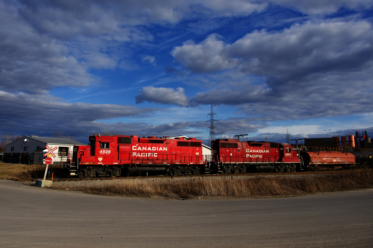 Railpictures.ca - Michael Berry Photo: An extra with CP 4526 and CP 3051 is making a rare ...