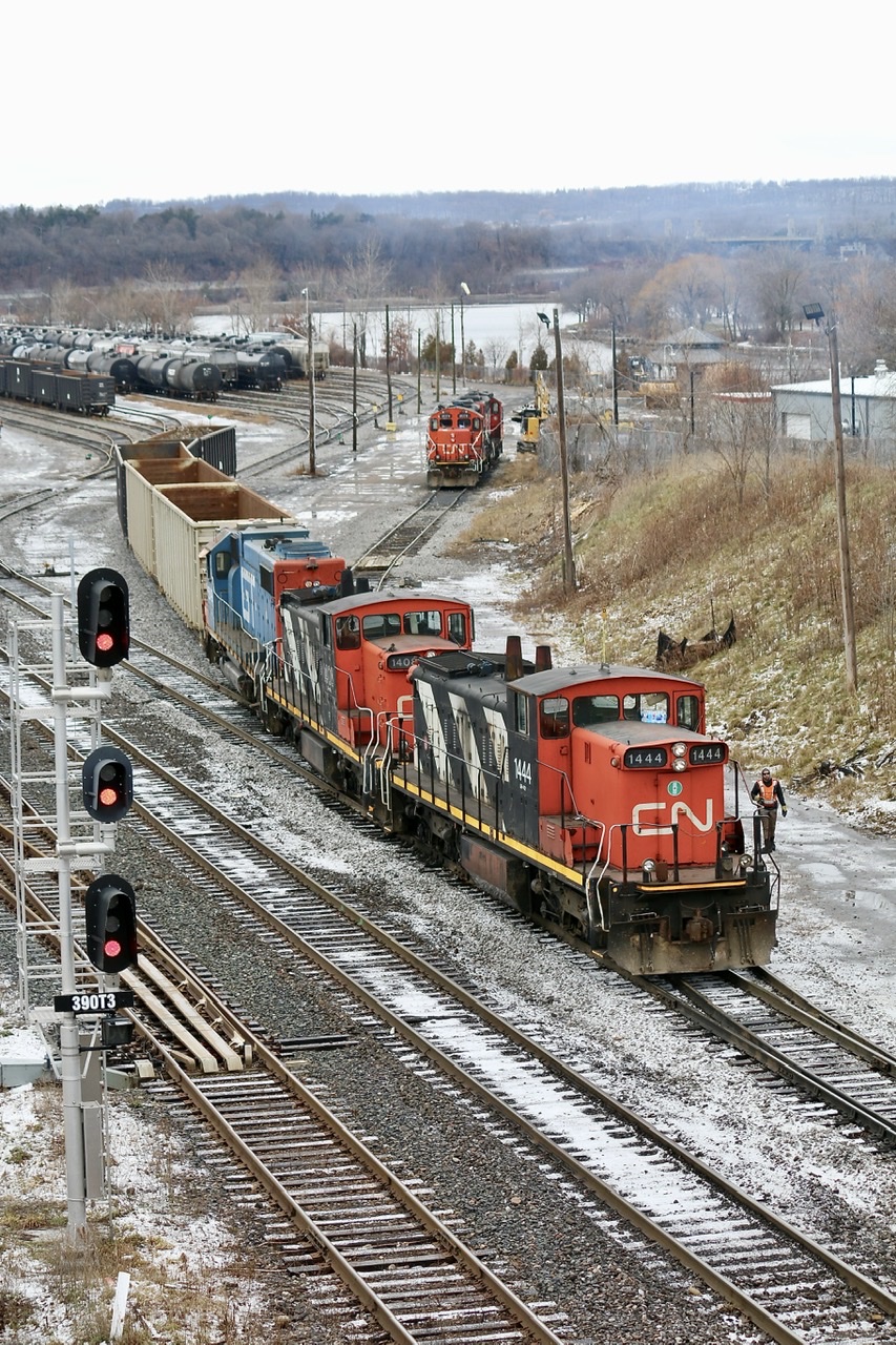 Railpictures.ca - Marcus W Stevens Photo: We knew the end of the GMD-1’s would come one day ...