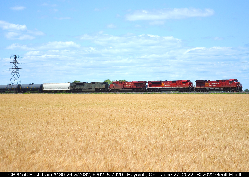 Railpictures.ca - Geoff Elliott Photo: CP 8156 East, Train #130-26, rolls casually by as Winter ...