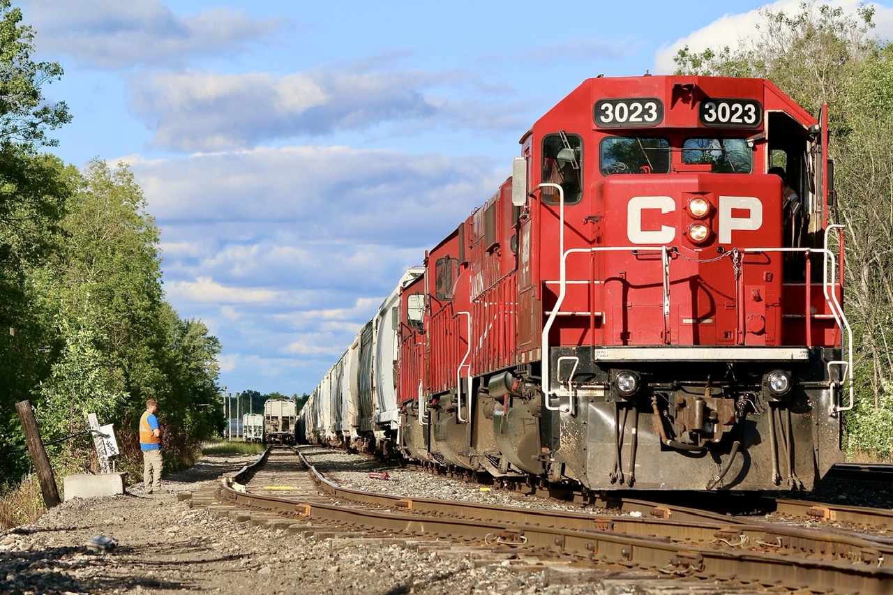 Railpictures.ca - Marcus W Stevens Photo: Thankfully the days cloud cover has finally begun to ...