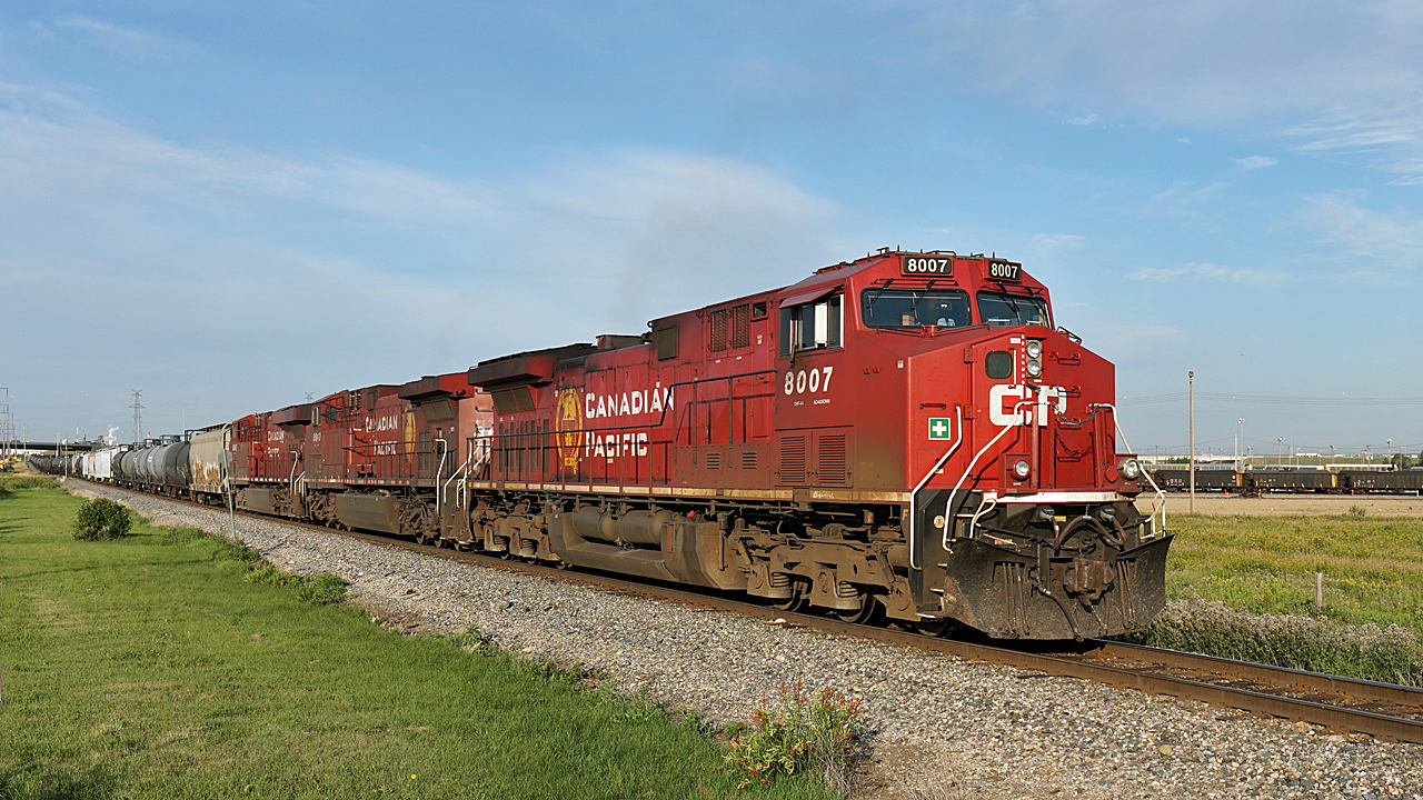 Railpictures.ca - colin arnot Photo: AC 4400CWM CP 8007, AC4400CW CP 8643 and ES44AC 8902 ...