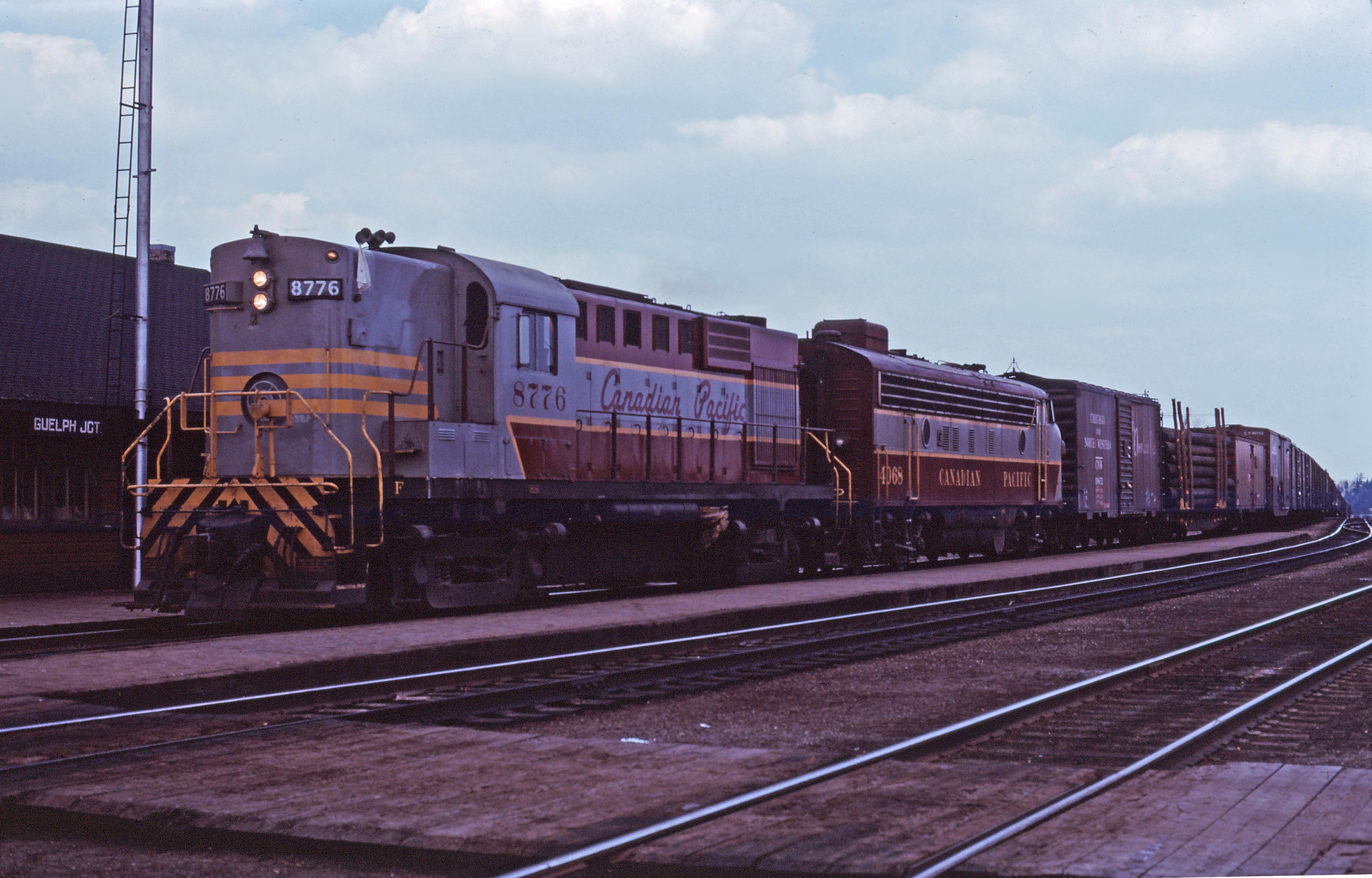 Railpictures.ca - Doug Page Photo: Running extra, CP RS18 8776 and FP7 4068 crest the hill at ...