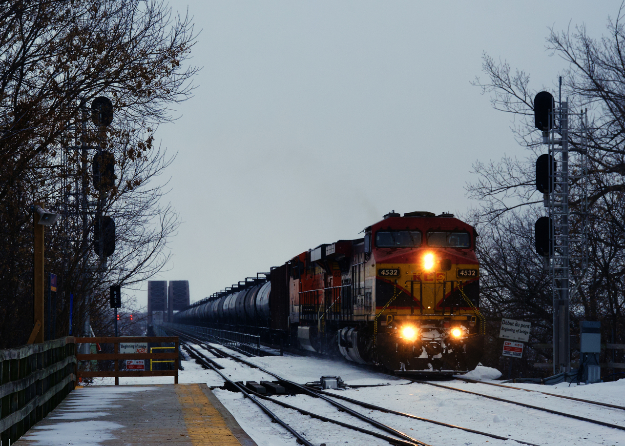 Railpictures.ca - Michael Berry Photo: A foreign power duo (KCSM 4532 & BNSF 6027) lead empty ...