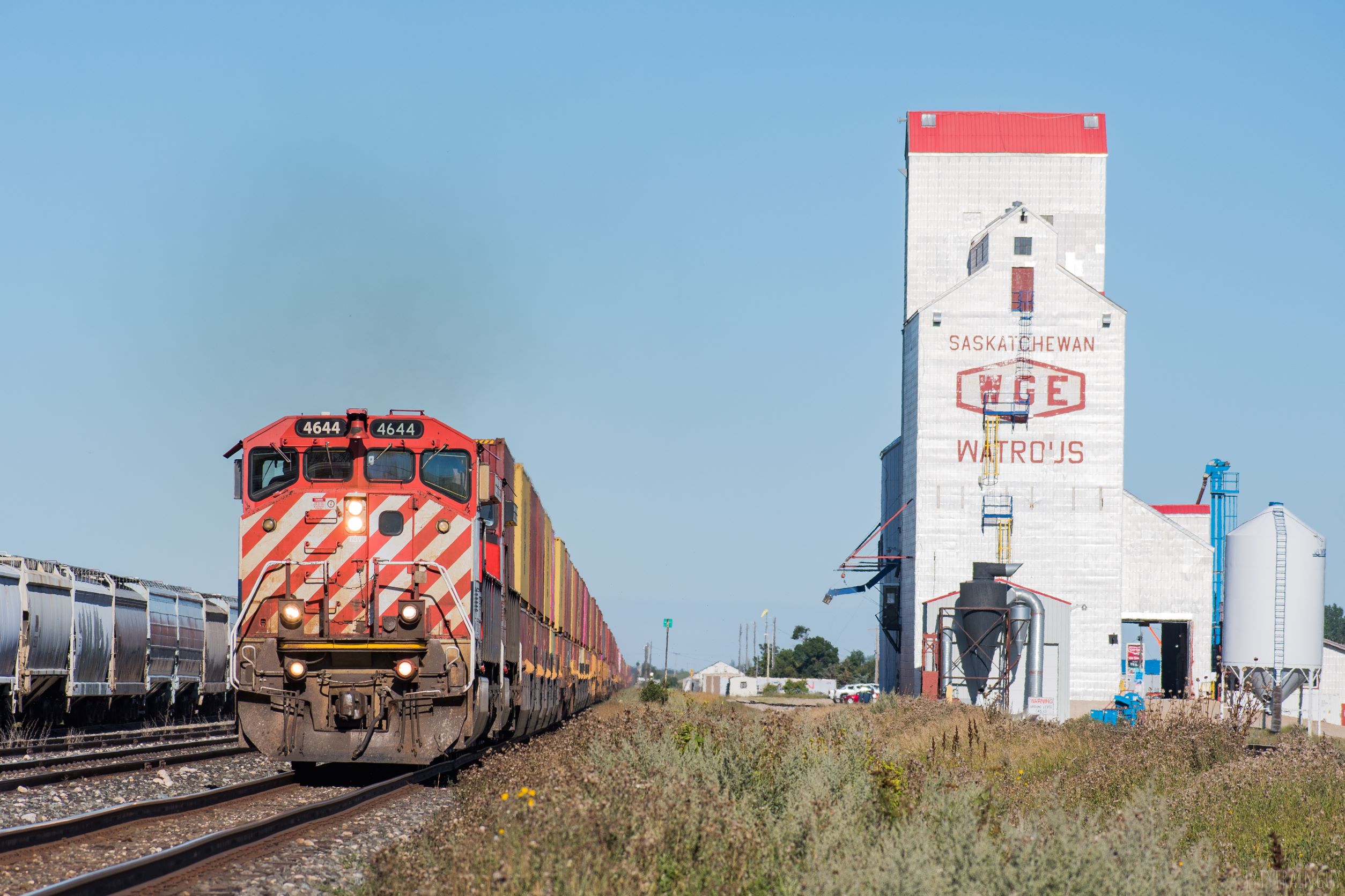 Railpictures.ca - Tyler Kowalski Photo: BCOL 4644 leads Q102 through Watrous SK on the Watrous ...