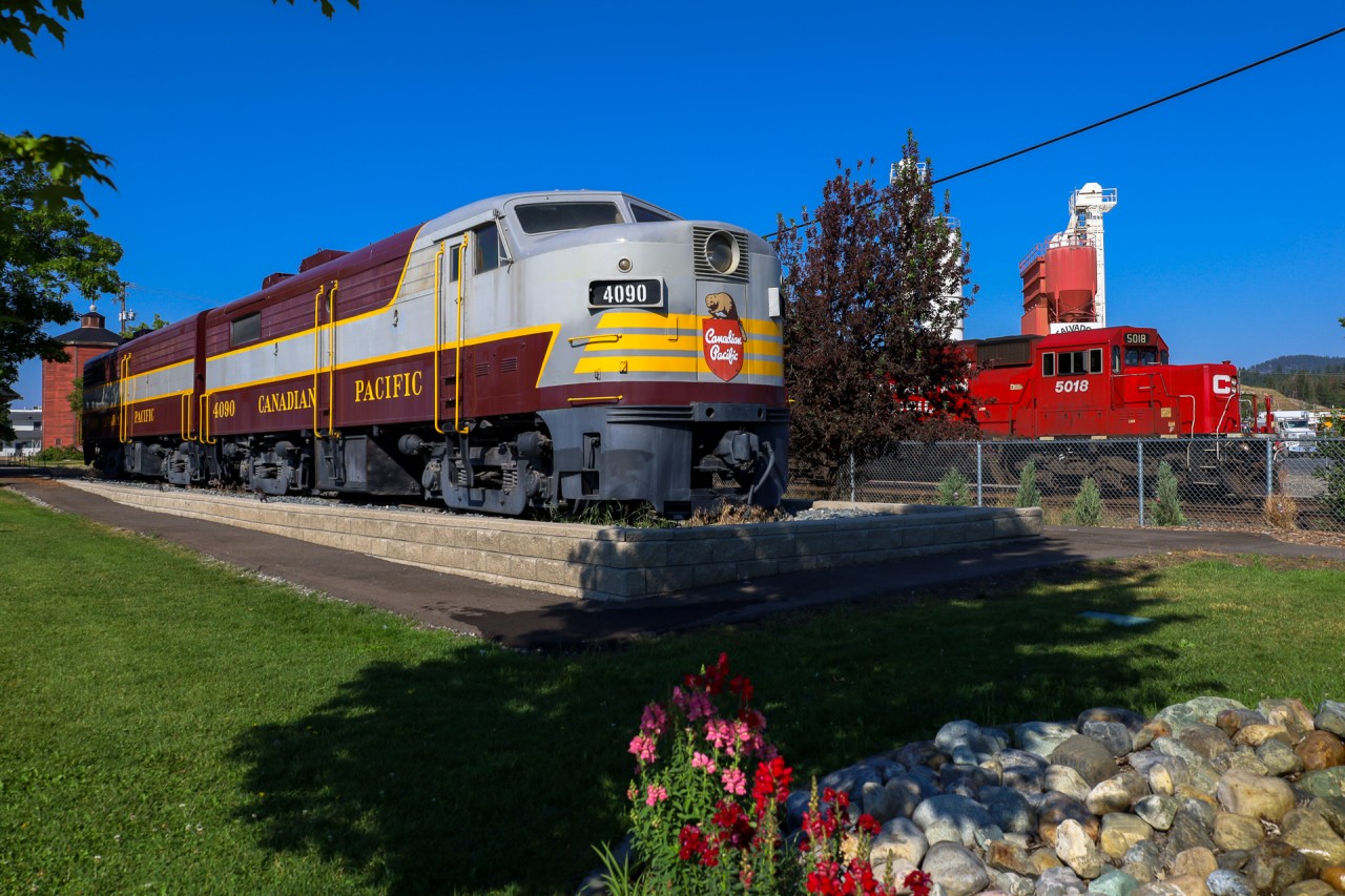 Railpictures.ca - Rob Eull Photo: A beautifully restored CP 4090 looks on, as recently rebuilt ...