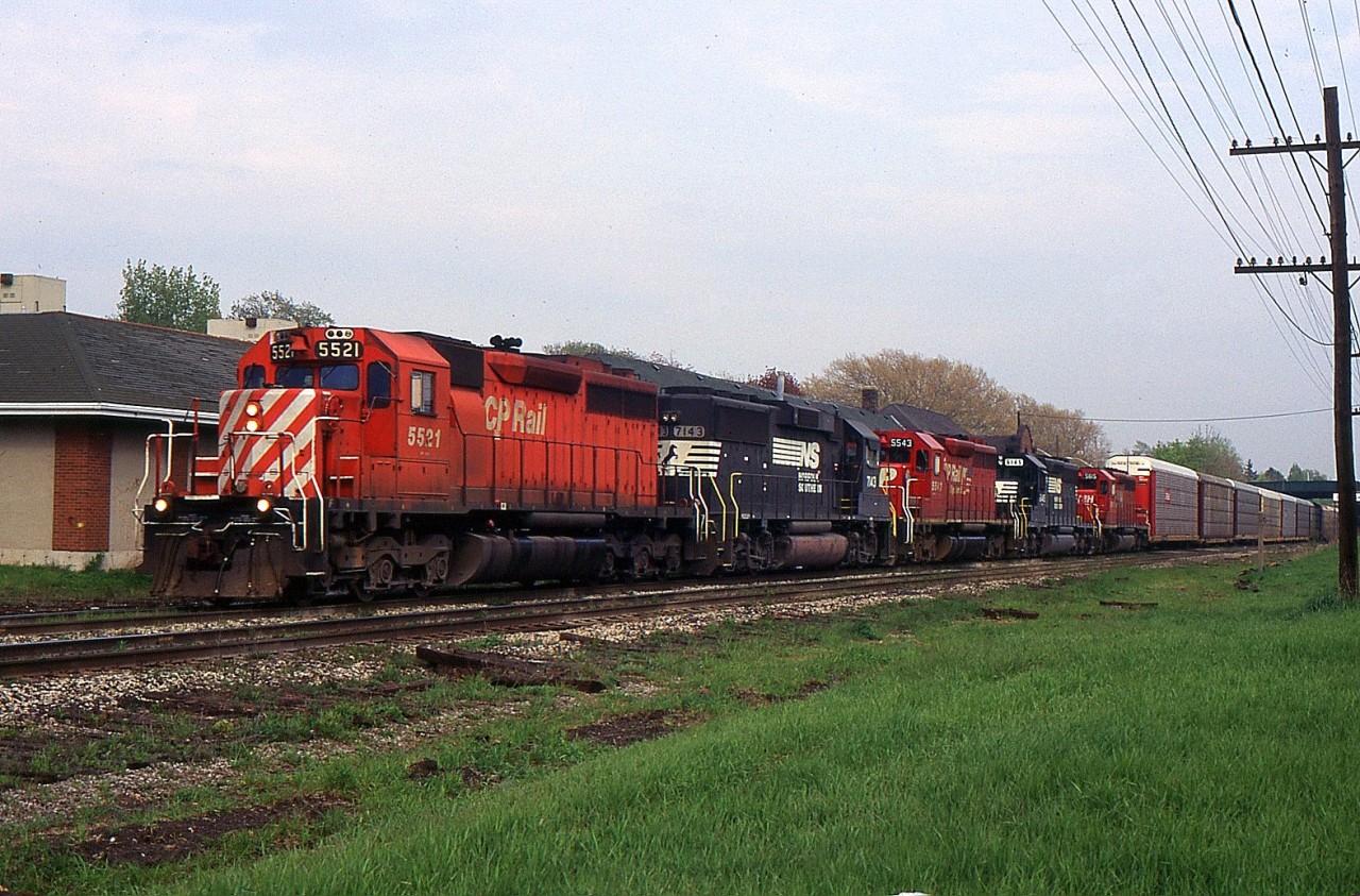 Railpictures.ca - Dean Brown Photo: NS 327 with CP SD40-2 5521, NS GP60 7143, CP SD40-2 5543, NS ...