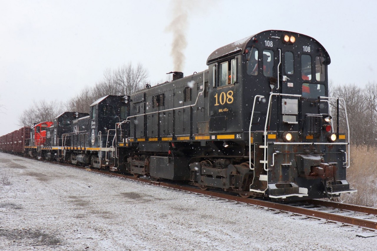 Railpictures.ca - Glenn Cherry Photo: MOVING EM OUT! GIO with TRRY 108 at MP 1.60 of the Welland ...