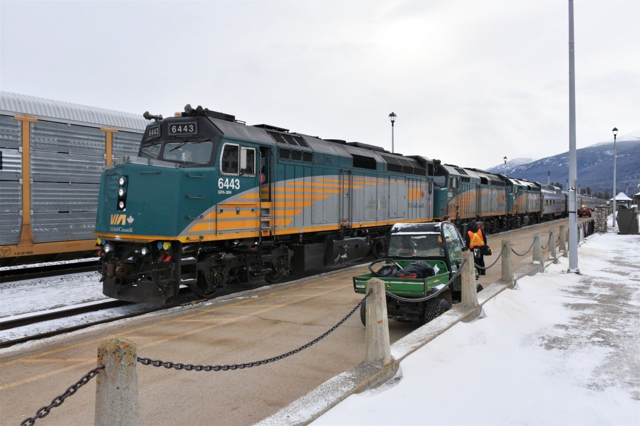 Railpictures.ca - Paul O'Shell Photo: VIA 002 The Canadian has arrived in Jasper, AB on this ...