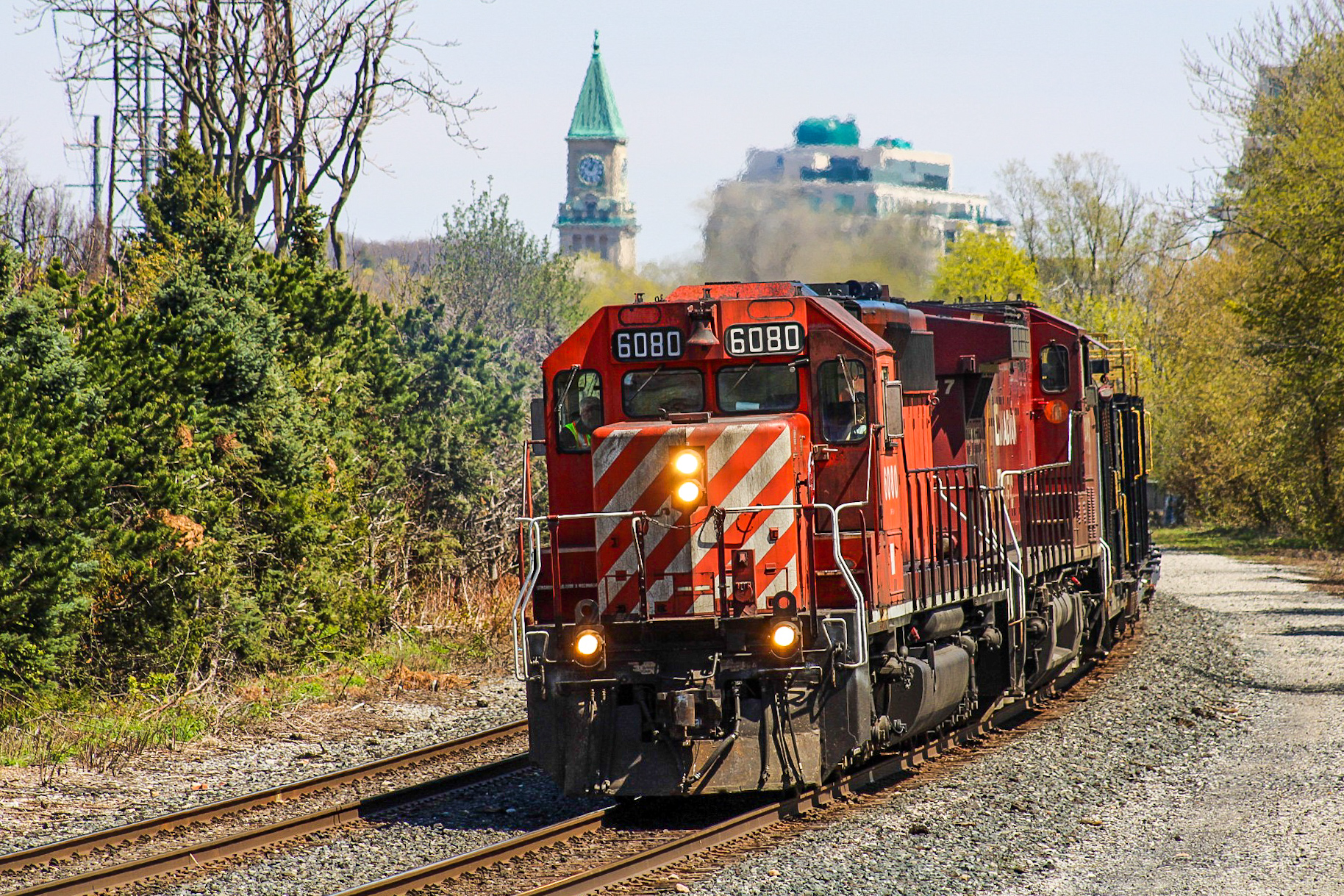 Railpictures.ca - Eric Fallas Photo: Work season is starting to pick up speed in Ontario with ...