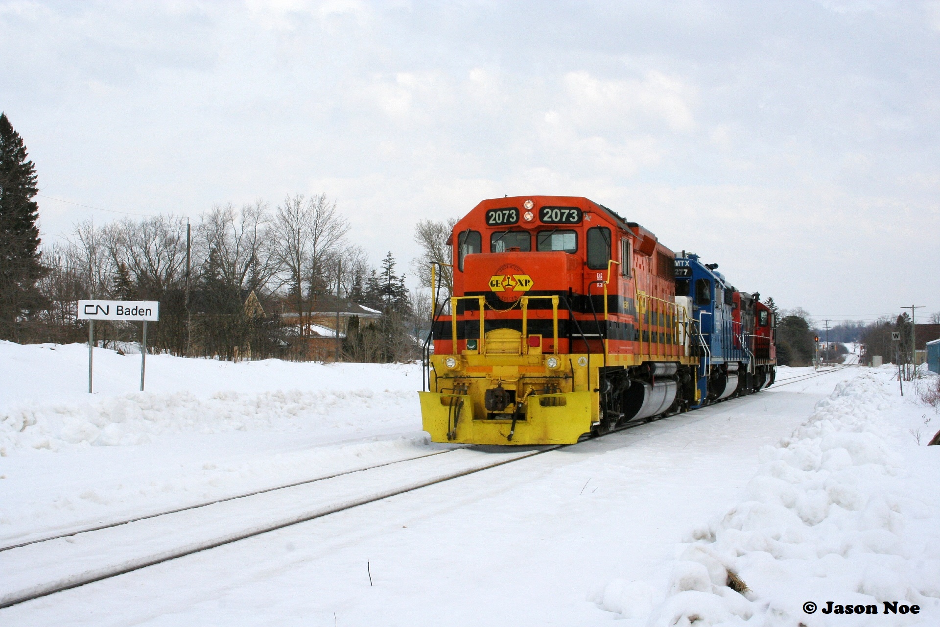 Railpictures.ca - Jason Noe Photo: On this day, CN L540 had made an early run westbound to ...