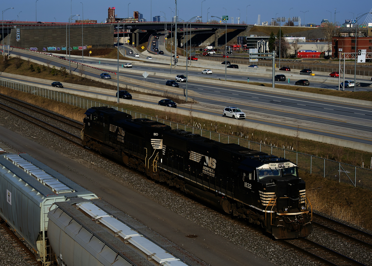 Railpictures.ca - Michael Berry Photo: A pair of NS EMD units are headed to the Port of Montreal ...