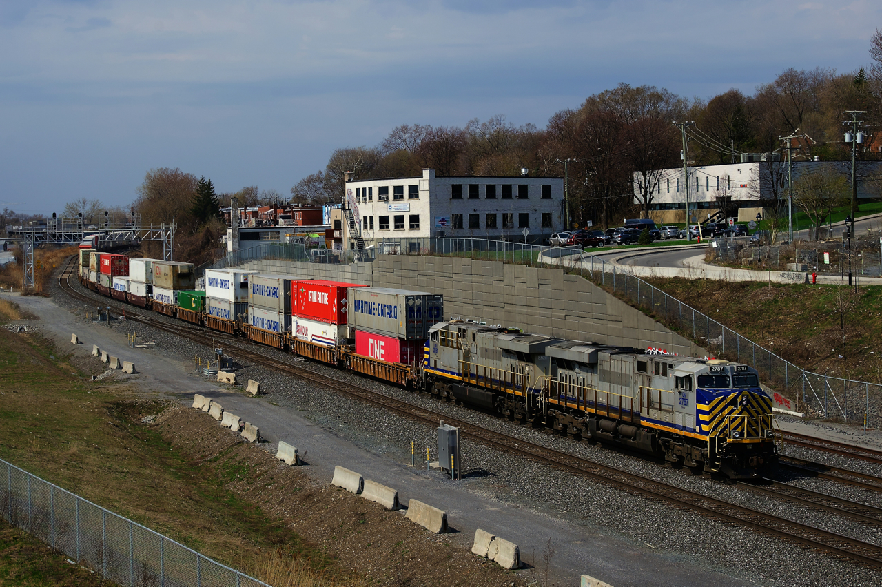 Railpictures.ca - Michael Berry Photo: CN 120 has two ex-CREX units from the most recent batch ...