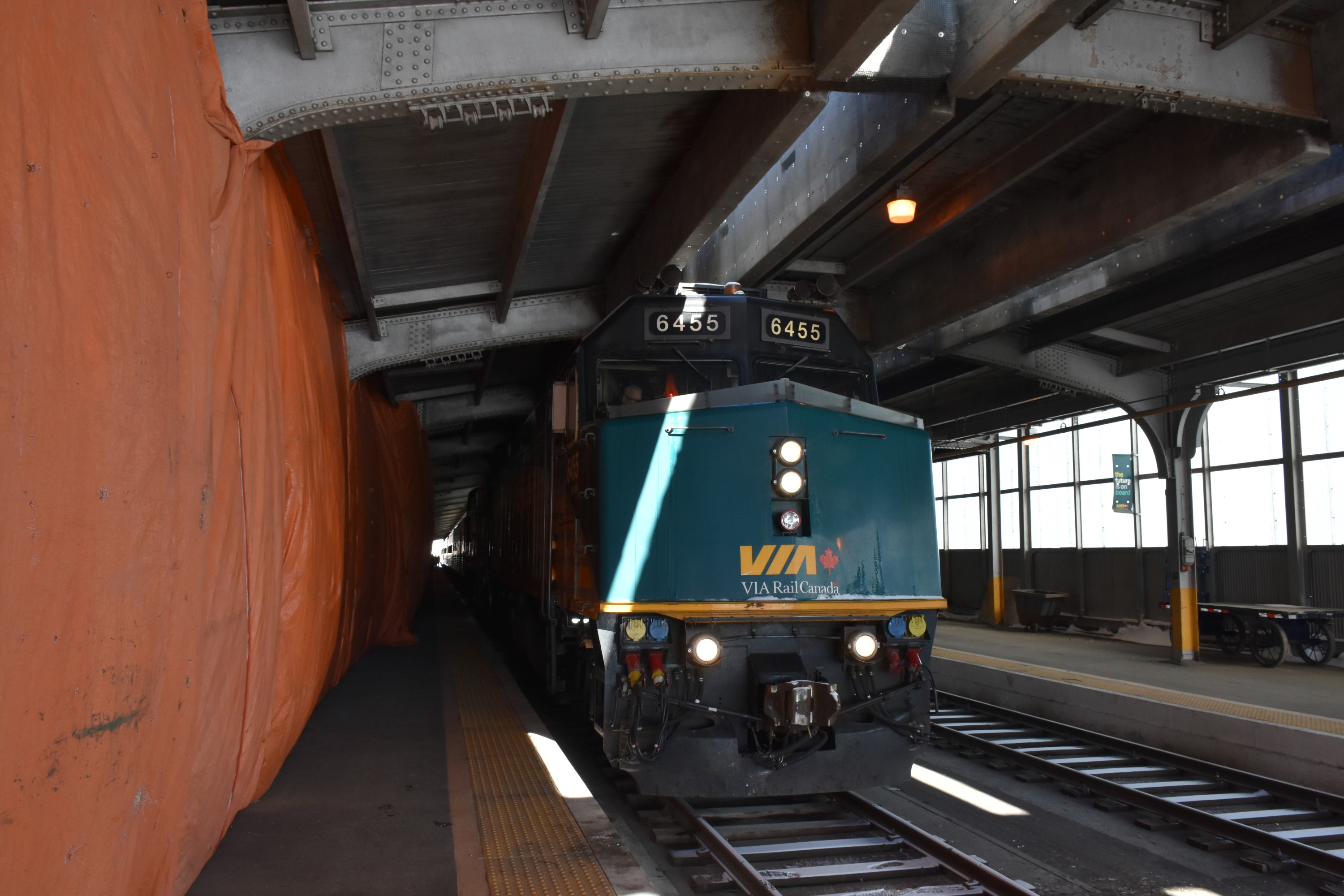 Railpictures.ca - Paul O'Shell Photo: VIA 6455 and VIA 6457 head up train No. 693 The Hudson Bay ...