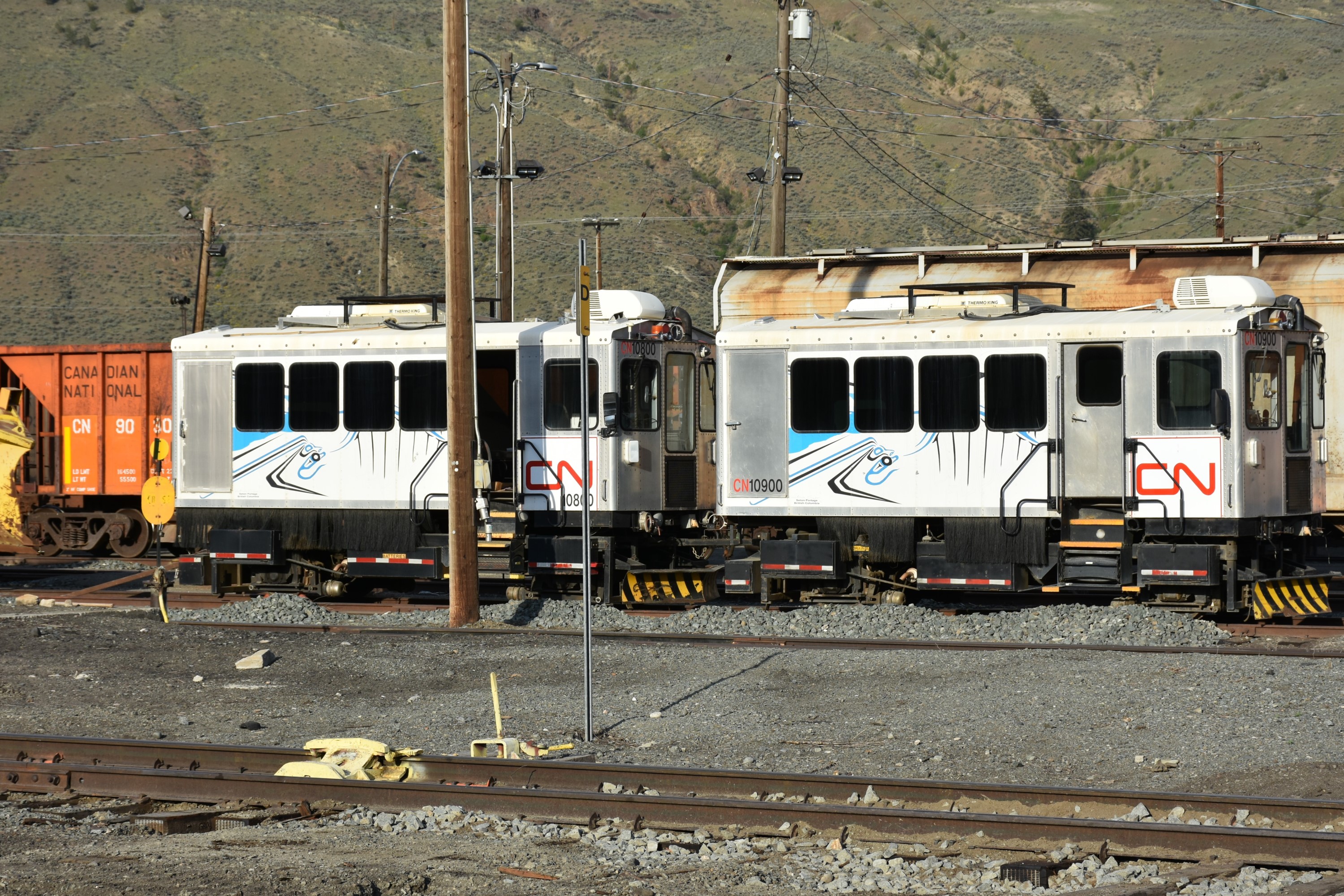 Railpictures.ca - Paul O'Shell Photo: CN 10800 & CN 10900 (ex-Kaoham Shuttle) aka TU-108 and TU ...