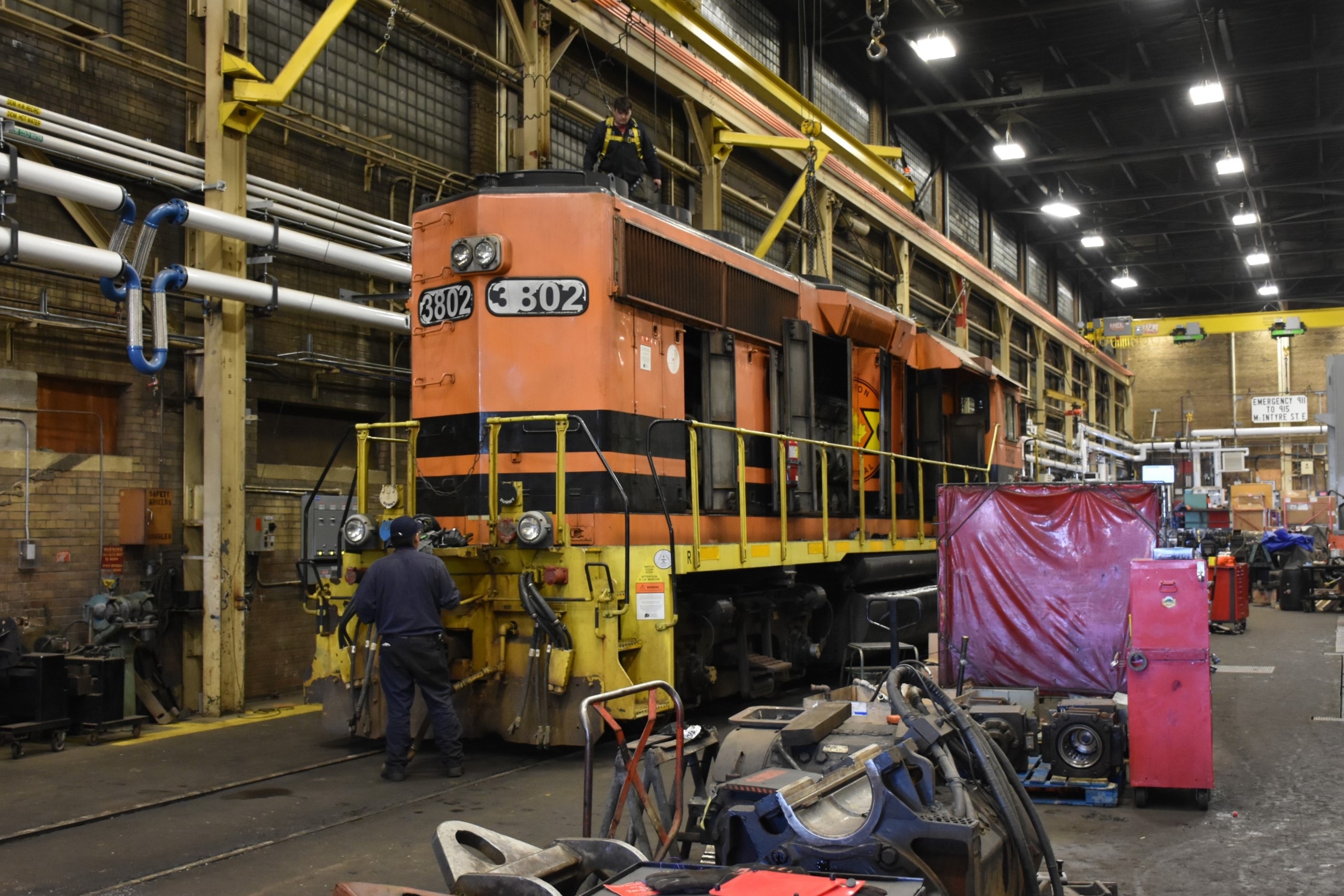 Railpictures.ca - Paul O'Shell Photo: HCRY 3802 (ex-PC 3246) GP40-3 is inside the ONR diesel ...