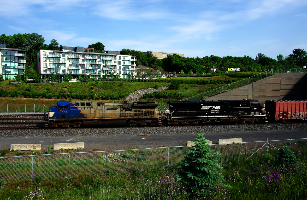 Railpictures.ca - Michael Berry Photo: Class leader and specially painted NS 4000 leads a short ...