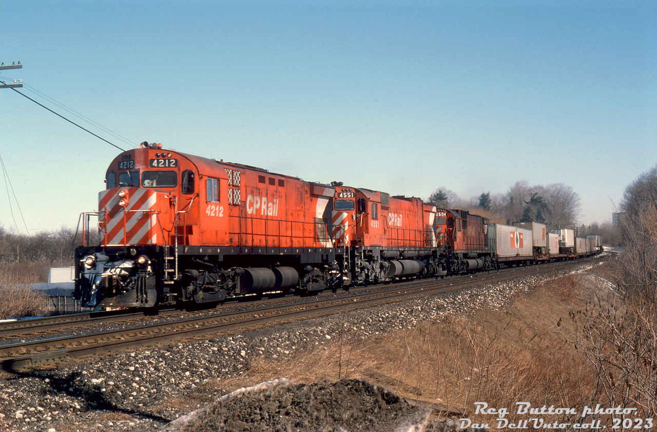 Railpictures.ca - Reg Button photo, Dan Dell'Unto coll. Photo: On a clear day on the first of ...