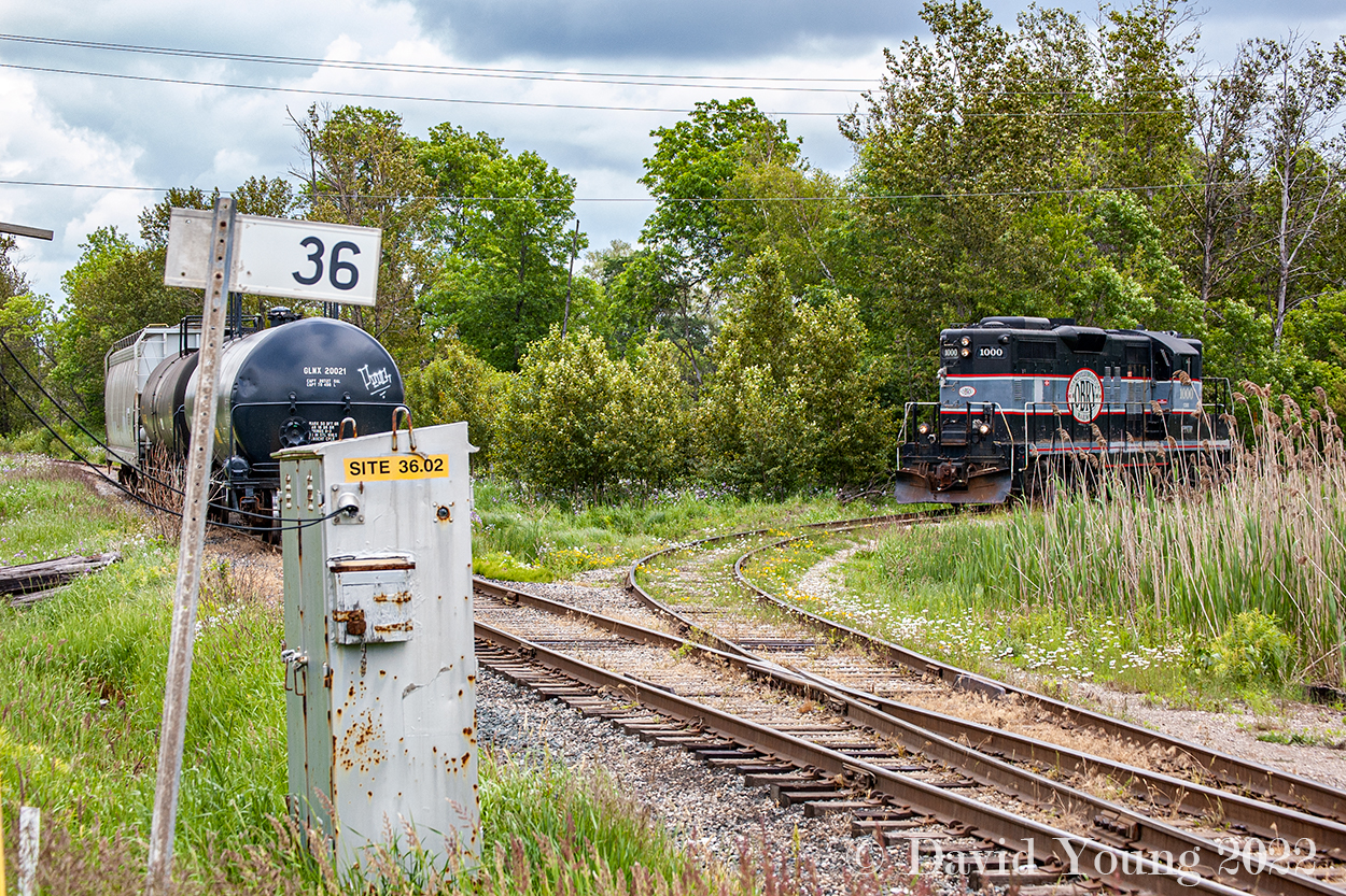 Railpictures.ca - David Young Photo: Vintage GP9, CCGX 1000 (“The Pride of Orangeville”) has cut ...