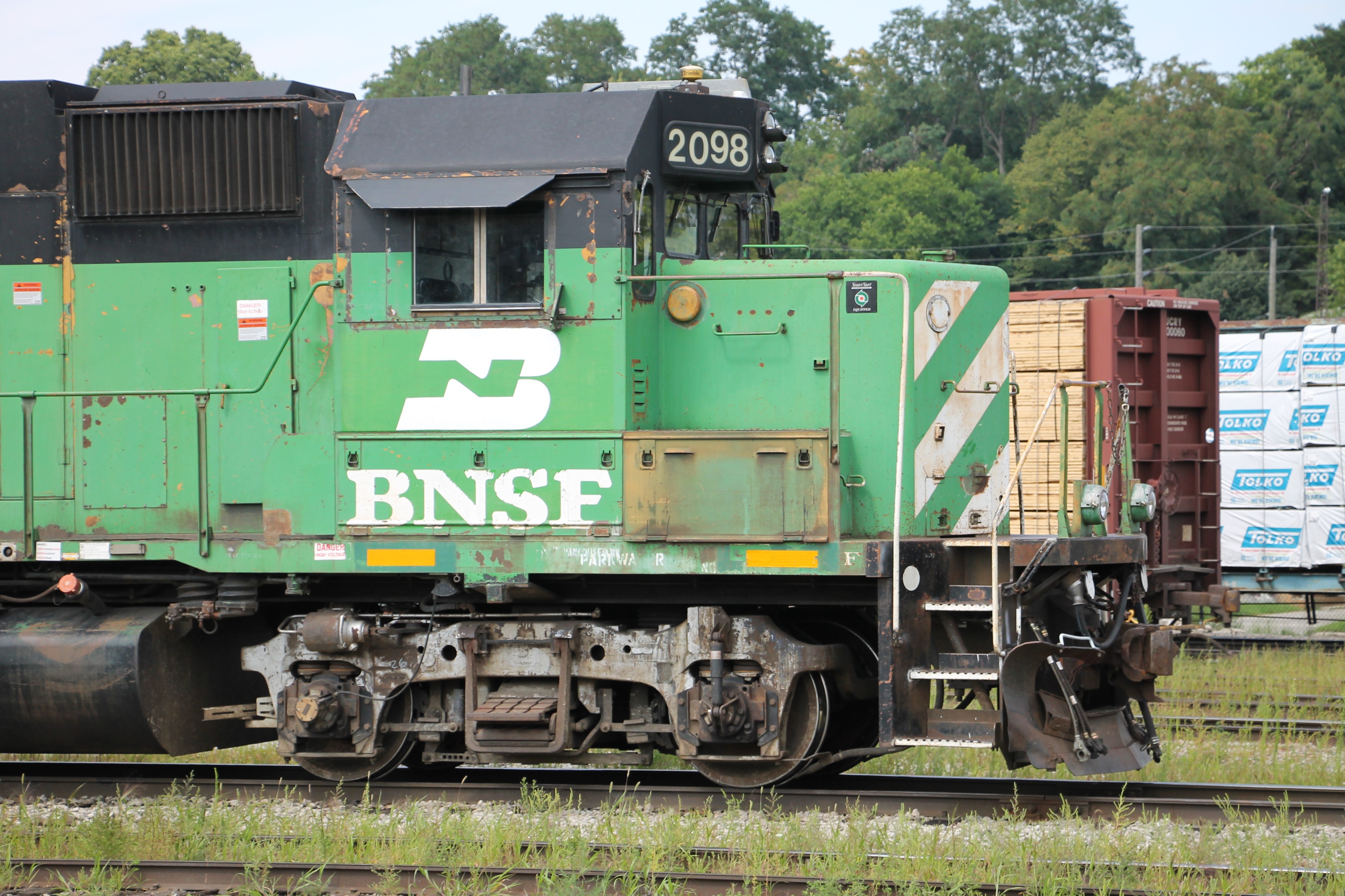 Railpictures.ca - Terry O'Shell Photo: BNSF 2098 sits in Brantford Yard sporting the recently ...