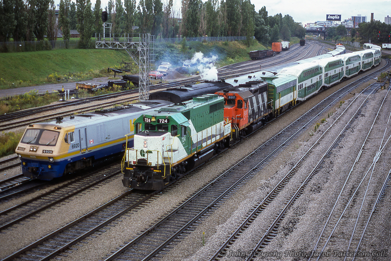 Railpictures.ca - John Freyseng Photo; Jacob Patterson Collection Photo: Looking west from ...