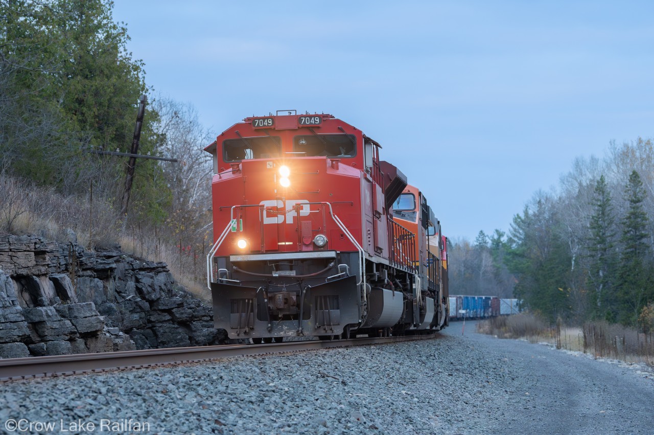 Railpictures.ca - William Rolston Photo: Fall colors are barely hanging on and the sun quickly ...