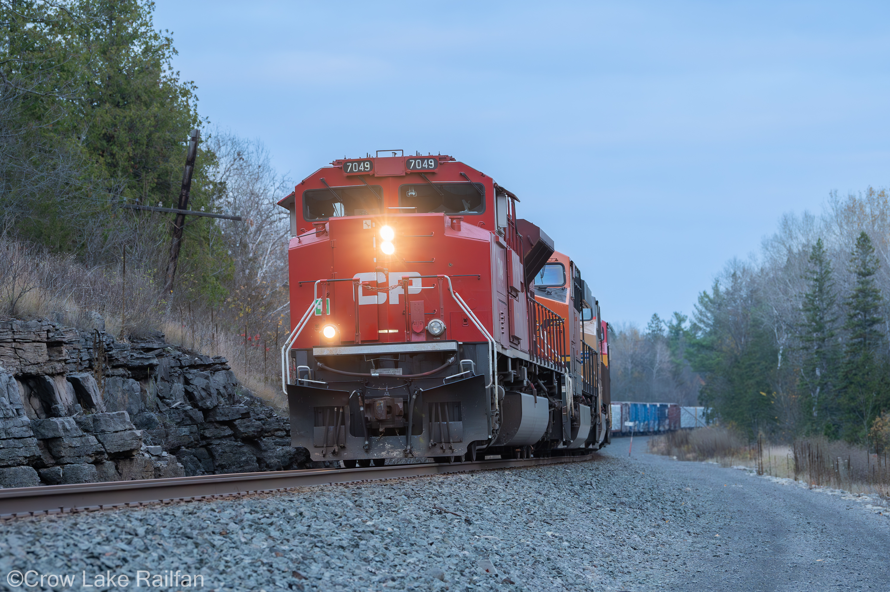 Railpictures.ca - William Rolston Photo: Fall colors are barely hanging on and the sun quickly ...