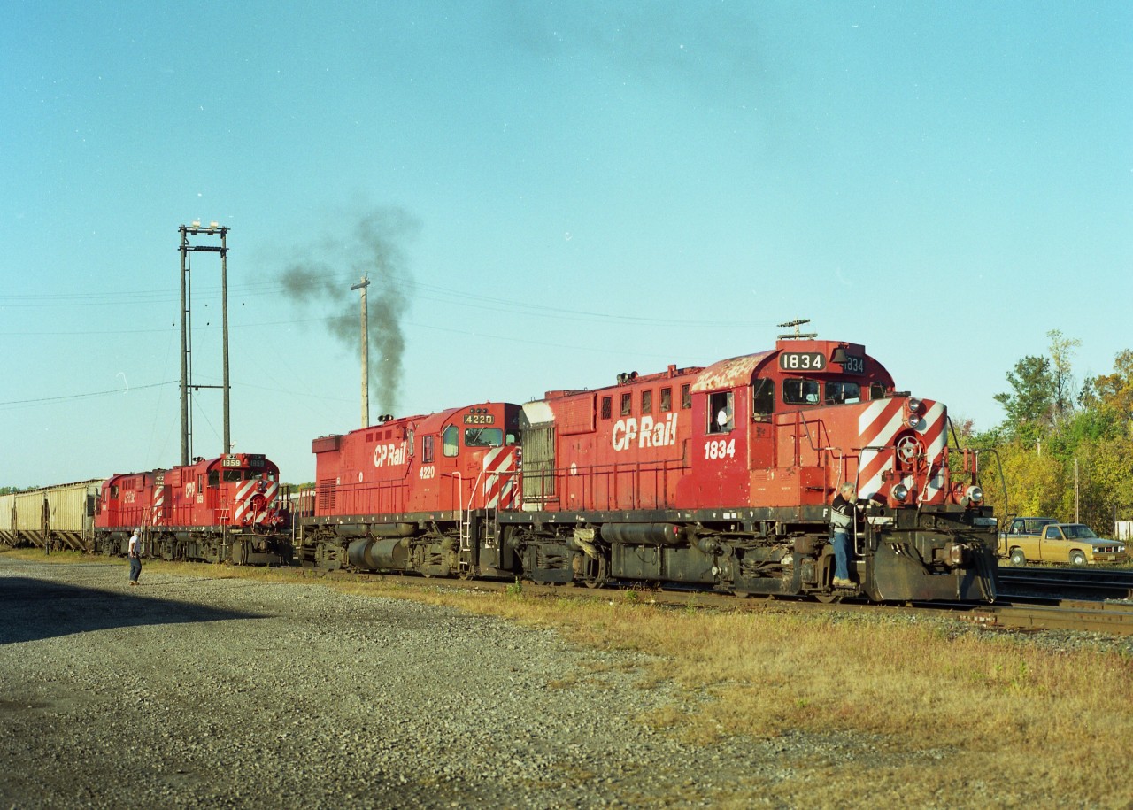 Railpictures.ca - A.W.Mooney Photo: Some action in the old Montrose yard in Niagara Falls on a ...