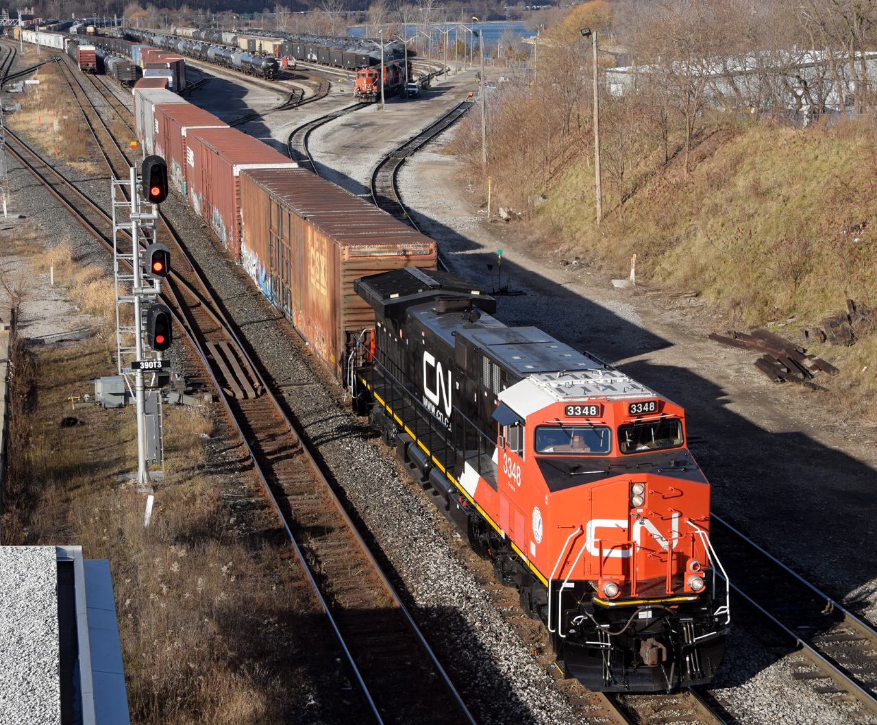 Railpictures.ca - James Gardiner Photo: A42131 13 pulling their lift out of Stuart with freshly ...