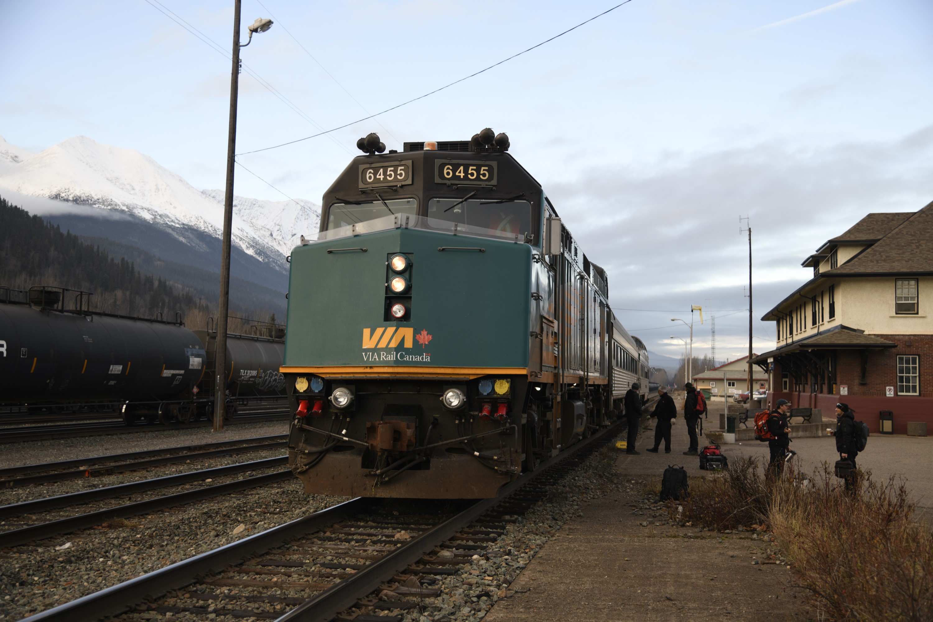 Railpictures.ca - Paul O'Shell Photo: The Skeena VIA 6455 is heading up VIA #6 The Skeena on its ...