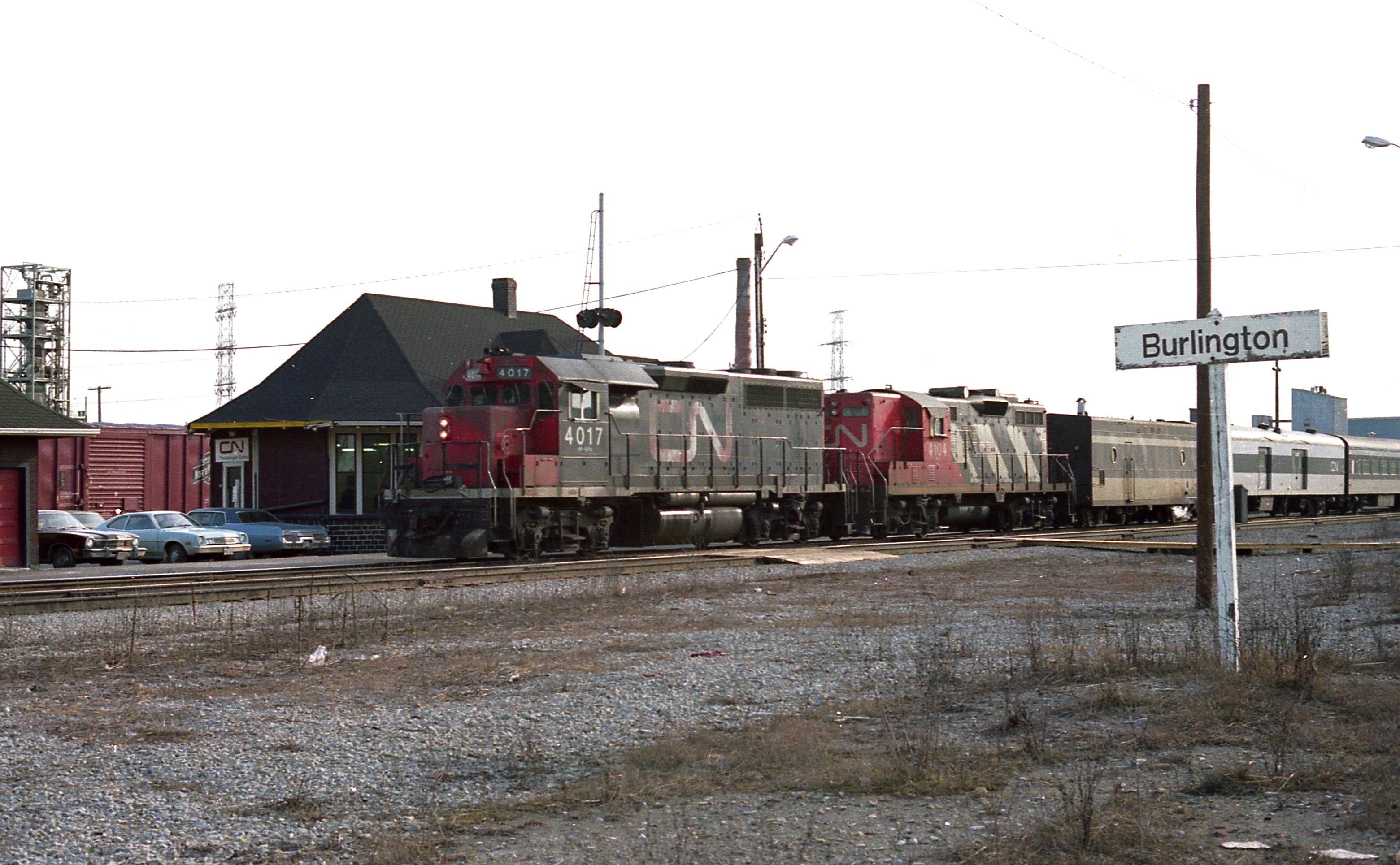 Railpictures.ca - A.W.Mooney Photo: Late afternoon, around 1800 hrs, when eastbound VIA #76 ...