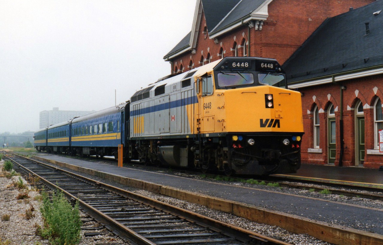 Railpictures.ca - GO564 Photo: VIA 6448 and three conventional “Blue Fleet” cars idle at Niagara ...