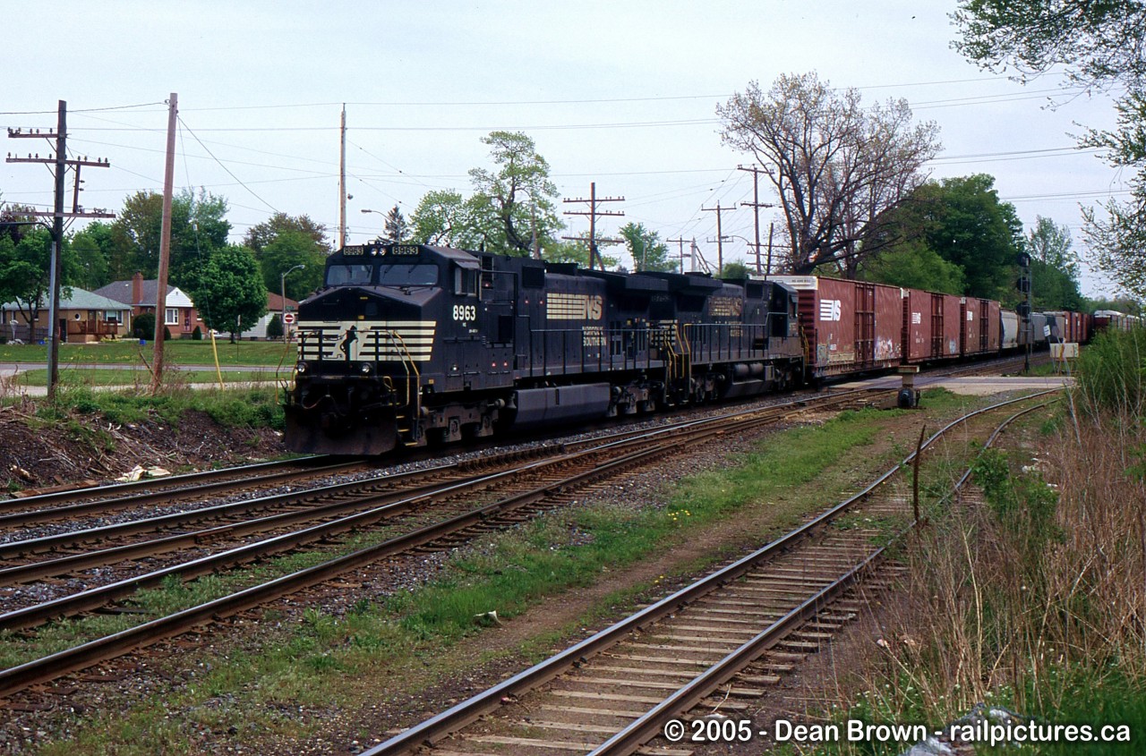 Railpictures.ca - Dean Brown Photo: I Caught NS 327-19 with NS C40-9W 8963 and NS C40-8 8753 ...