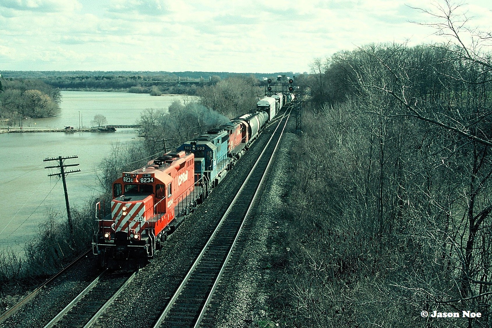 Railpictures.ca - Jason Noe Photo: CP B523 is viewed heading east through Bayview Junction after ...