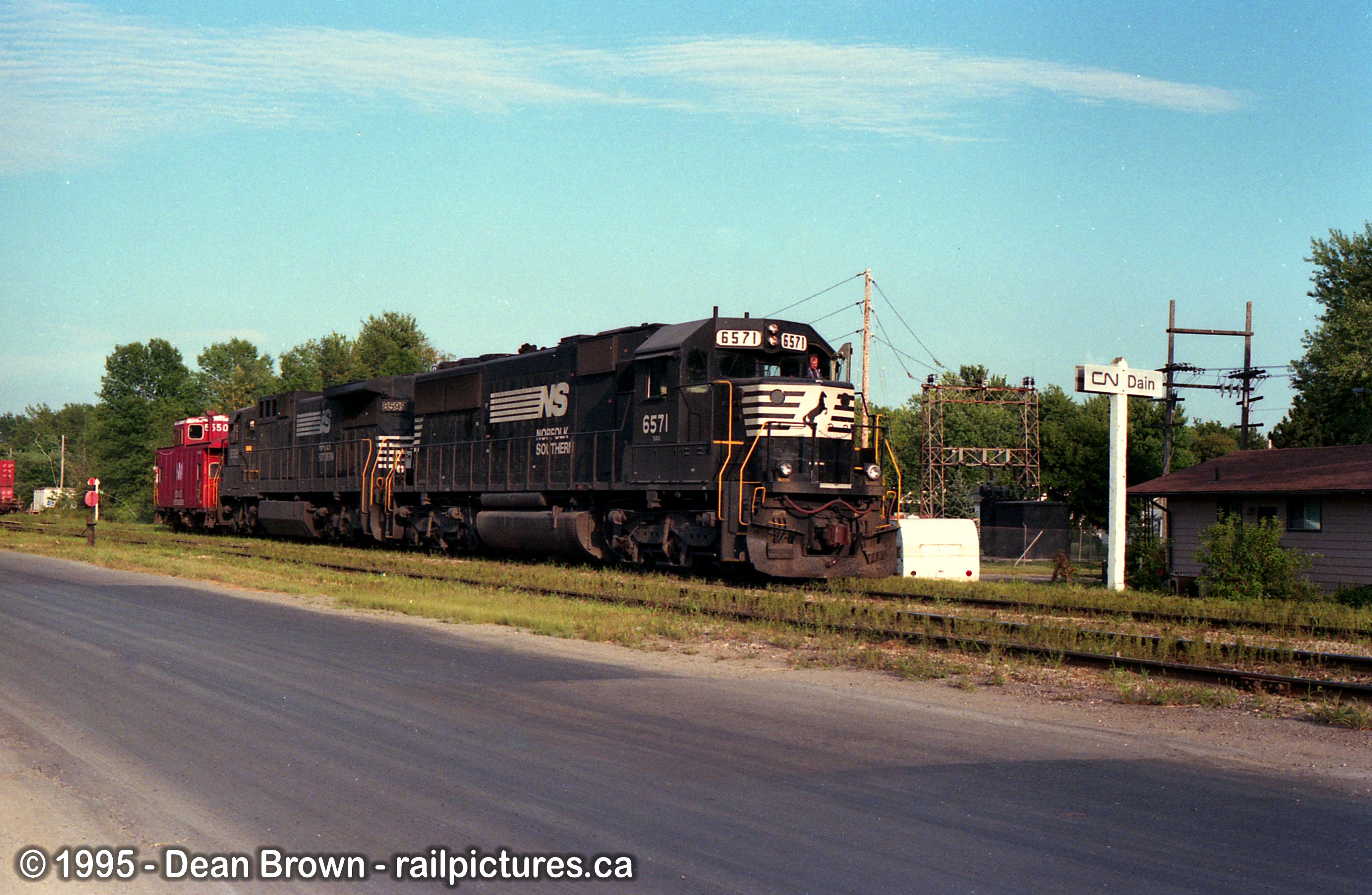 Railpictures.ca - Dean Brown Photo: Caught NS 445 with NS 6571 and NS 8599 doing some switching ...
