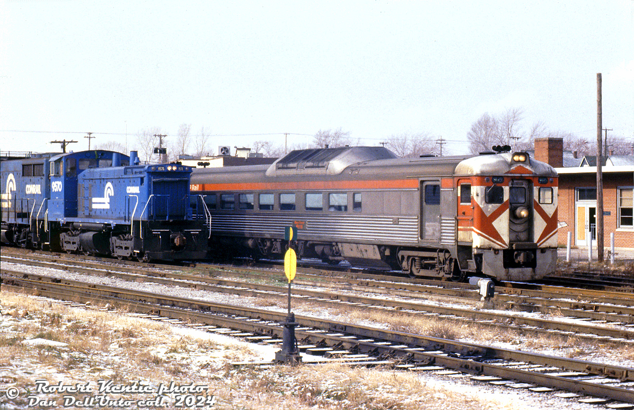 Railpictures.ca - Robert Kentie photo, Dan Dell'Unto coll. Photo: CP Rail RDC-2 9115 and another ...