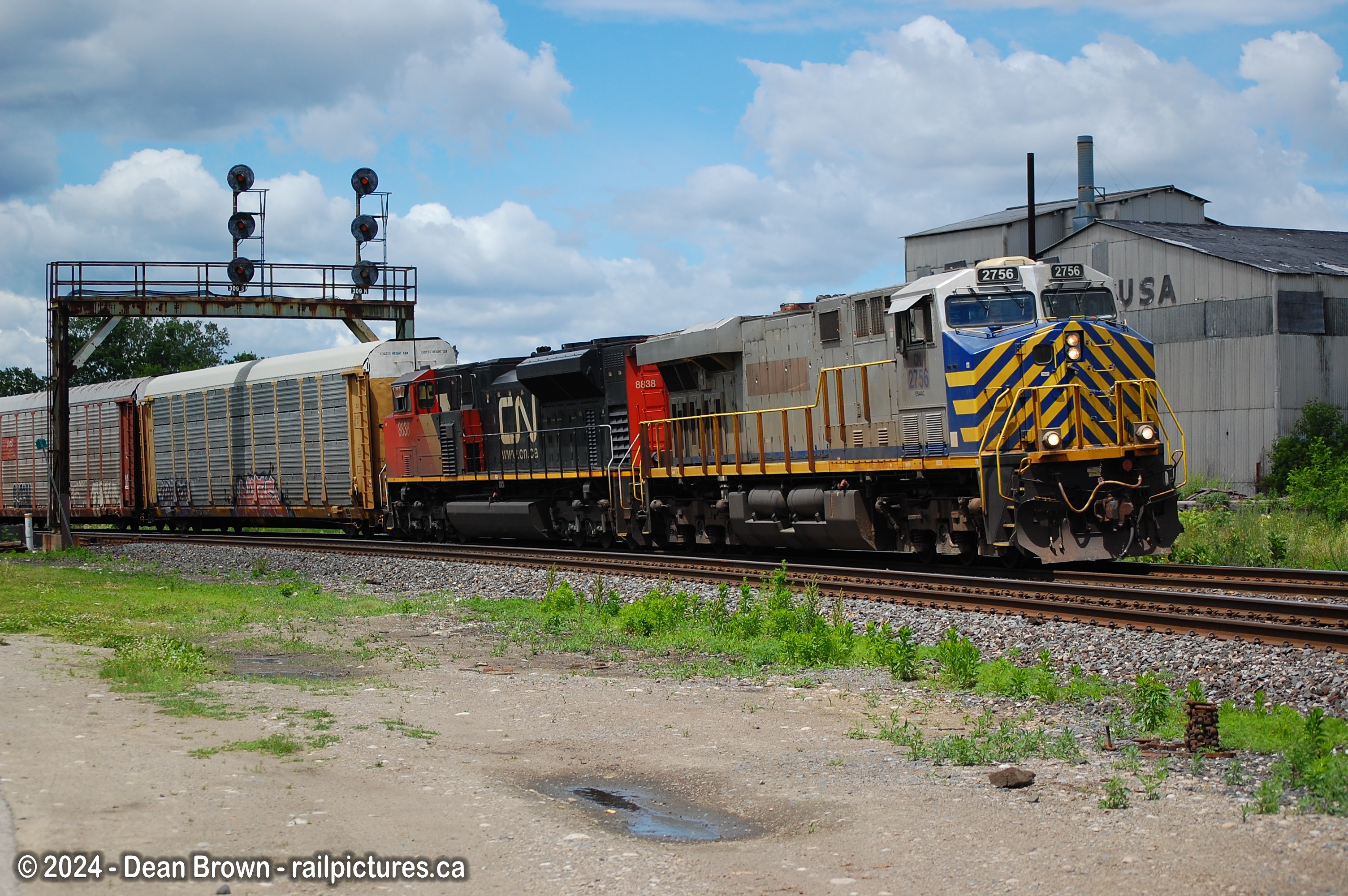 Railpictures.ca - Dean Brown Photo: CN 276 with CN ES44AC 2756 and CN SD70M-2 8838 at Paris Jct ...
