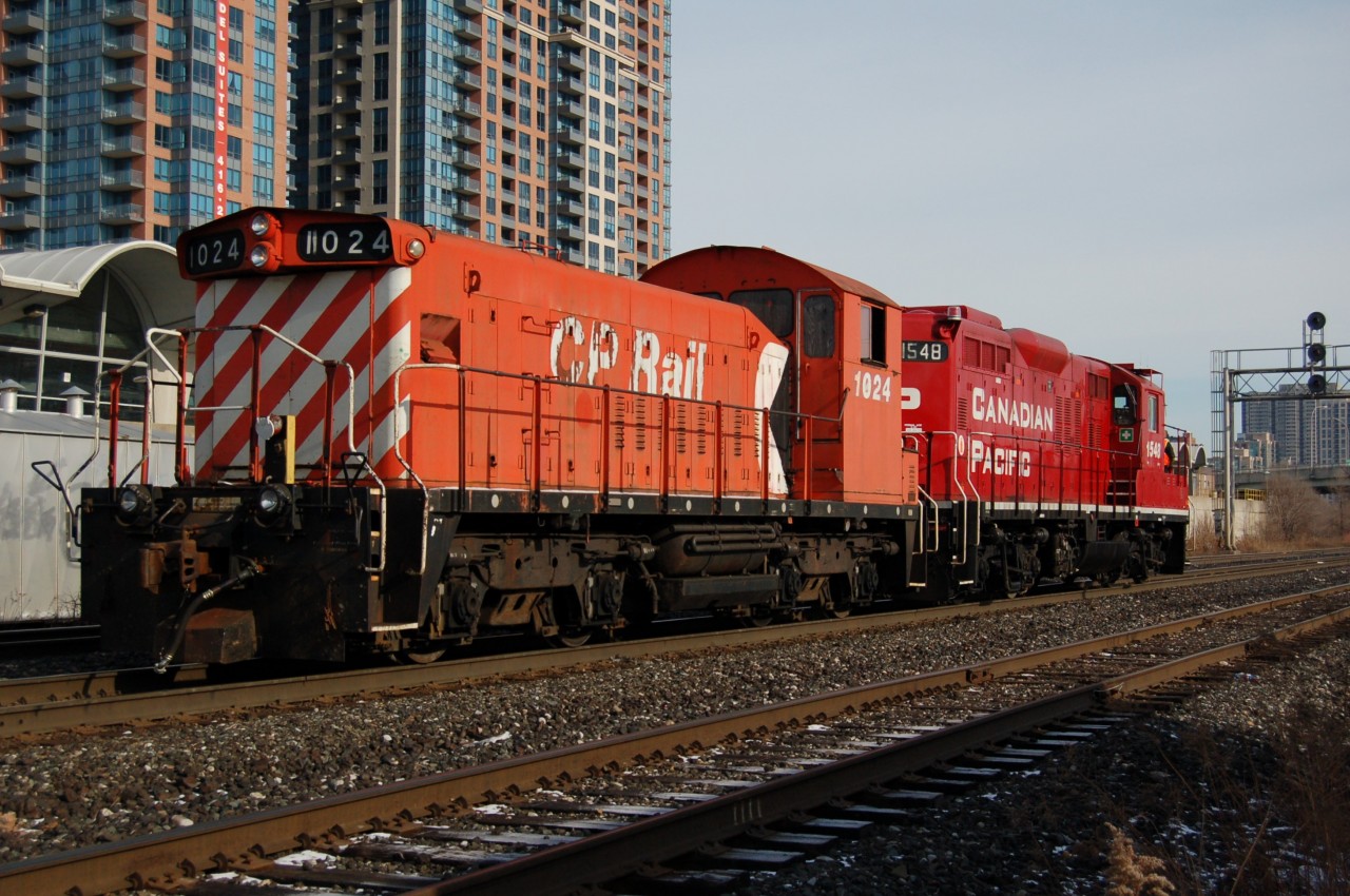 Railpictures.ca - Shaun Hinz Photo: Canadian Pacific slug 1024 and GP9U 1548 light engines in ...