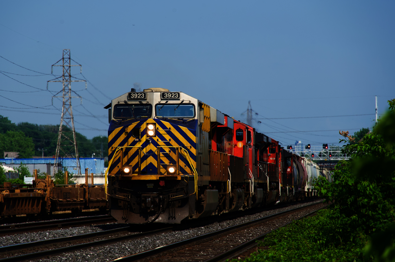 Railpictures.ca - Michael Berry Photo: CN 527 has six units as it heads west on the Montreal Sub ...