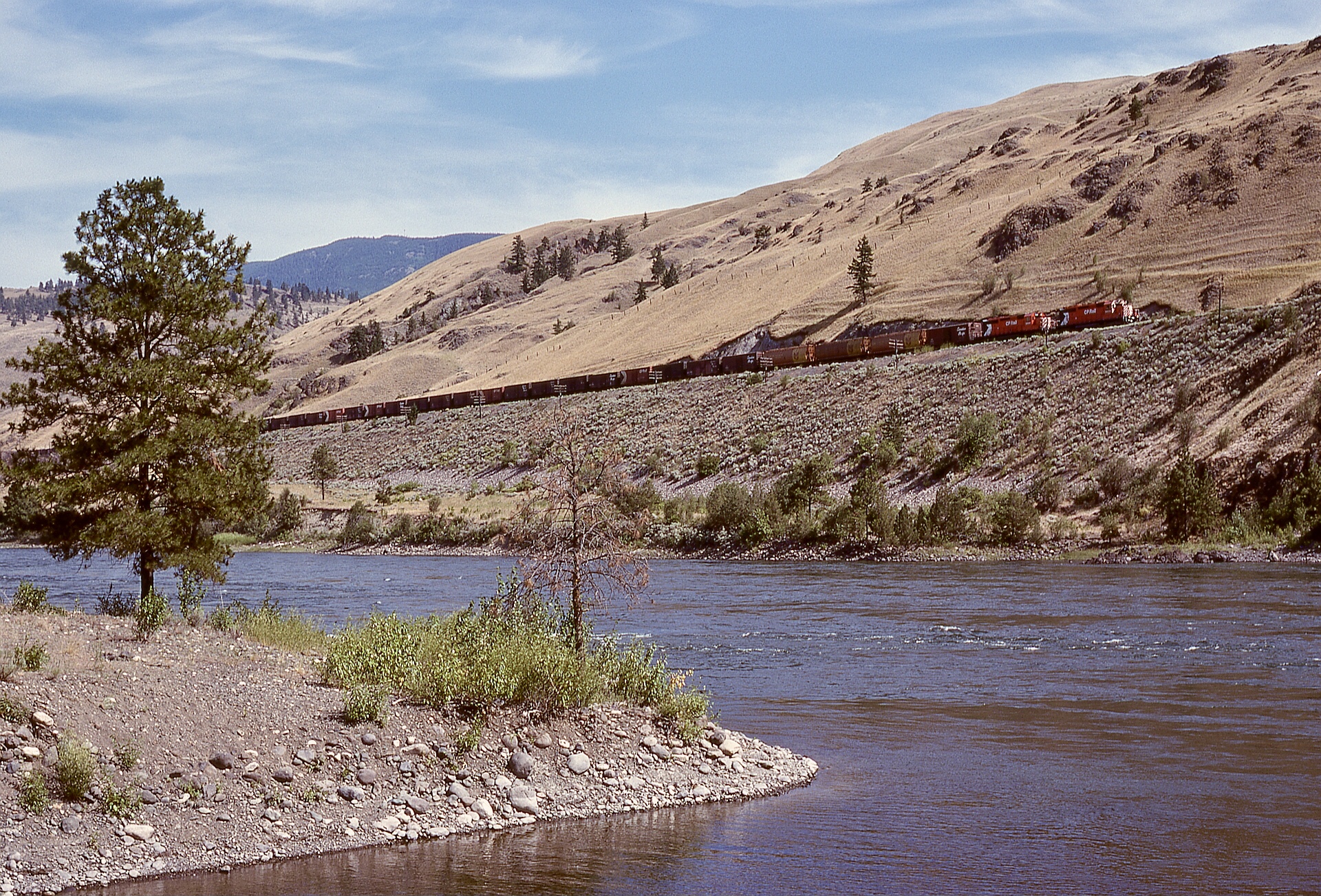 Railpictures.ca - Ken Perry Photo: Westward from Kamloops, CP followed the south shore of ...