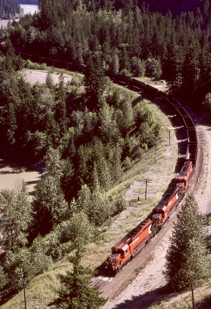 Railpictures.ca - Ken Perry Photo: Following CP eastward (compass northward) in the Fraser River ...
