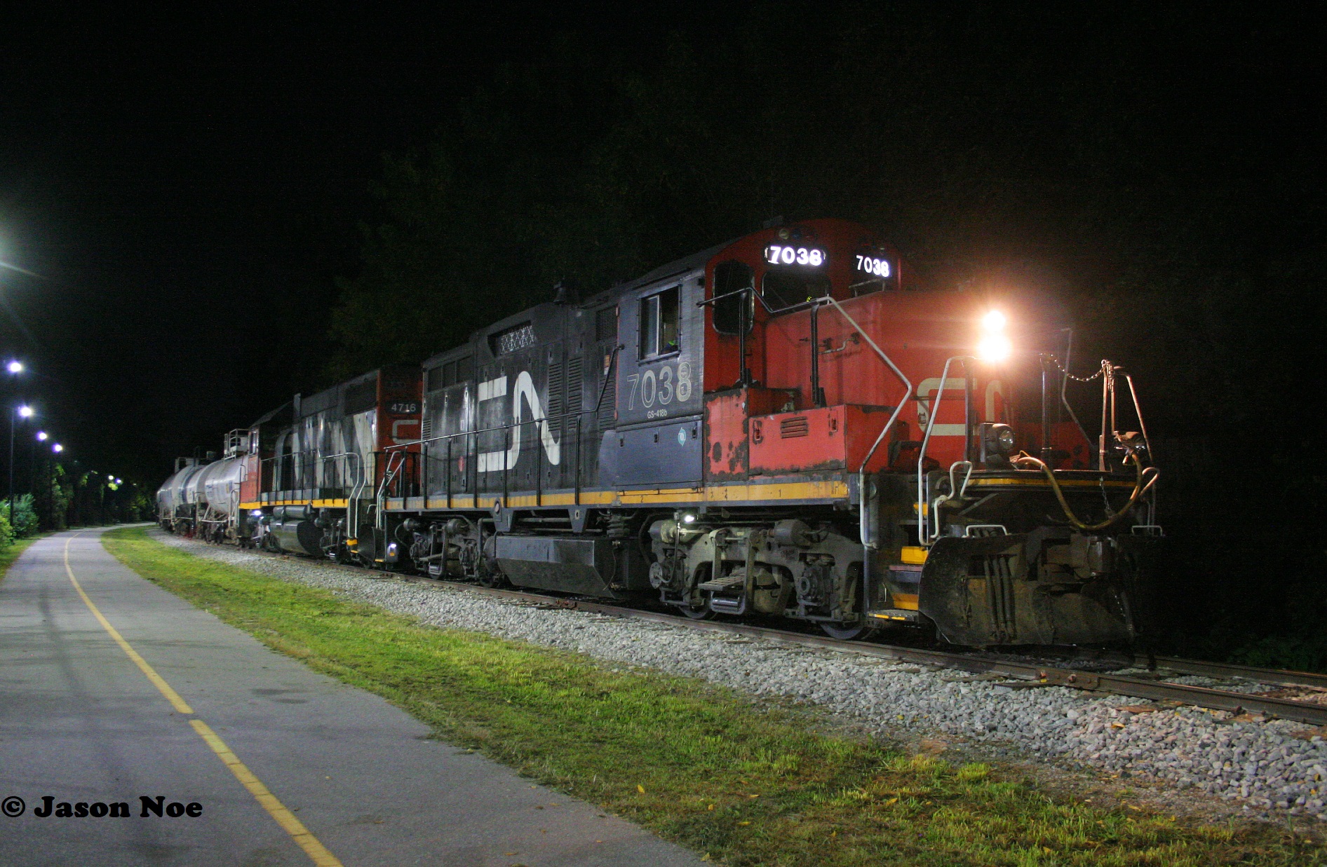 Railpictures.ca - Jason Noe Photo: CN L566 with GP9RM 7038 and GP38-2 4716 and are viewed ...