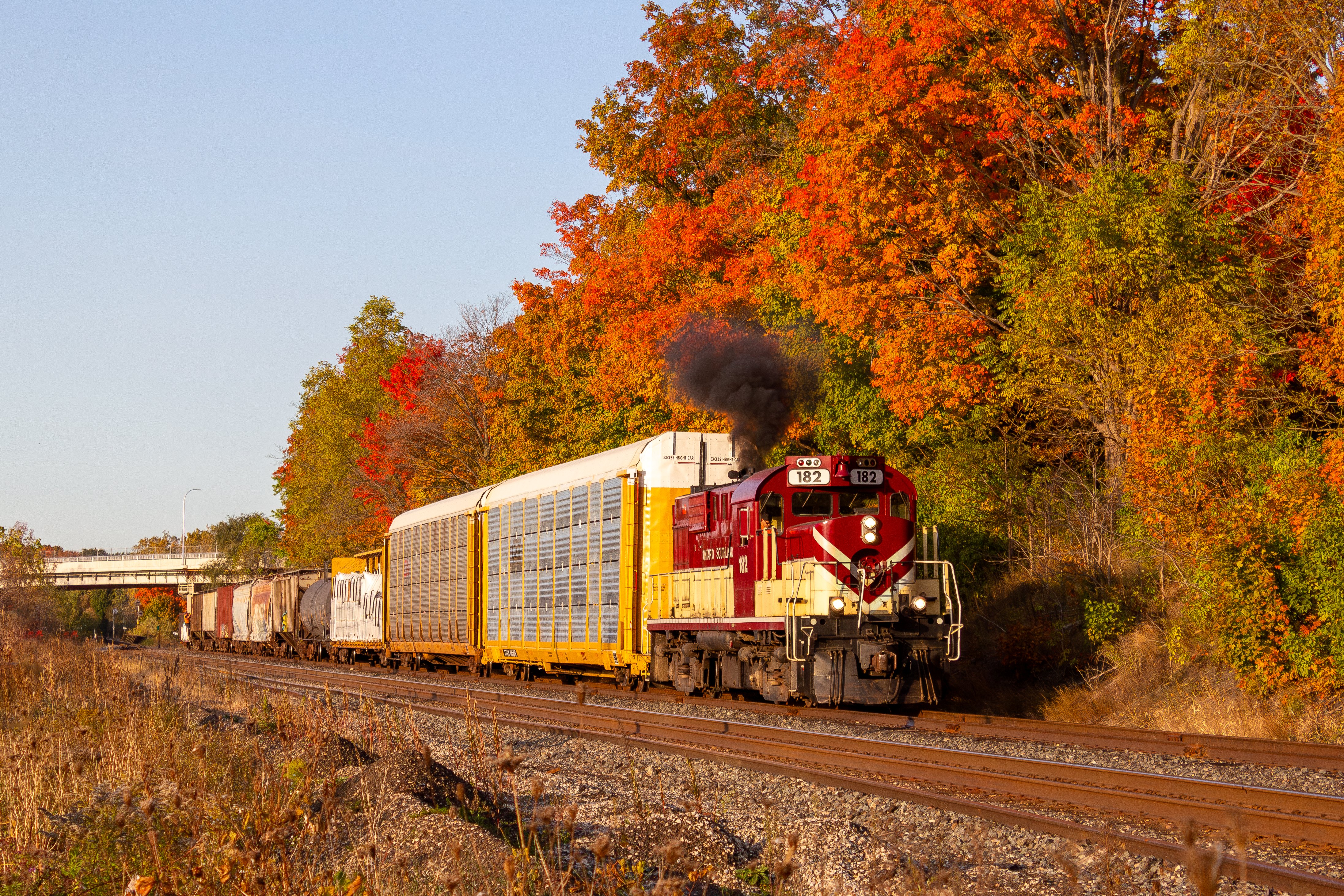 Railpictures.ca - Amer Odobasic Photo: OSR 182 approaches Woodstock station after running around ...