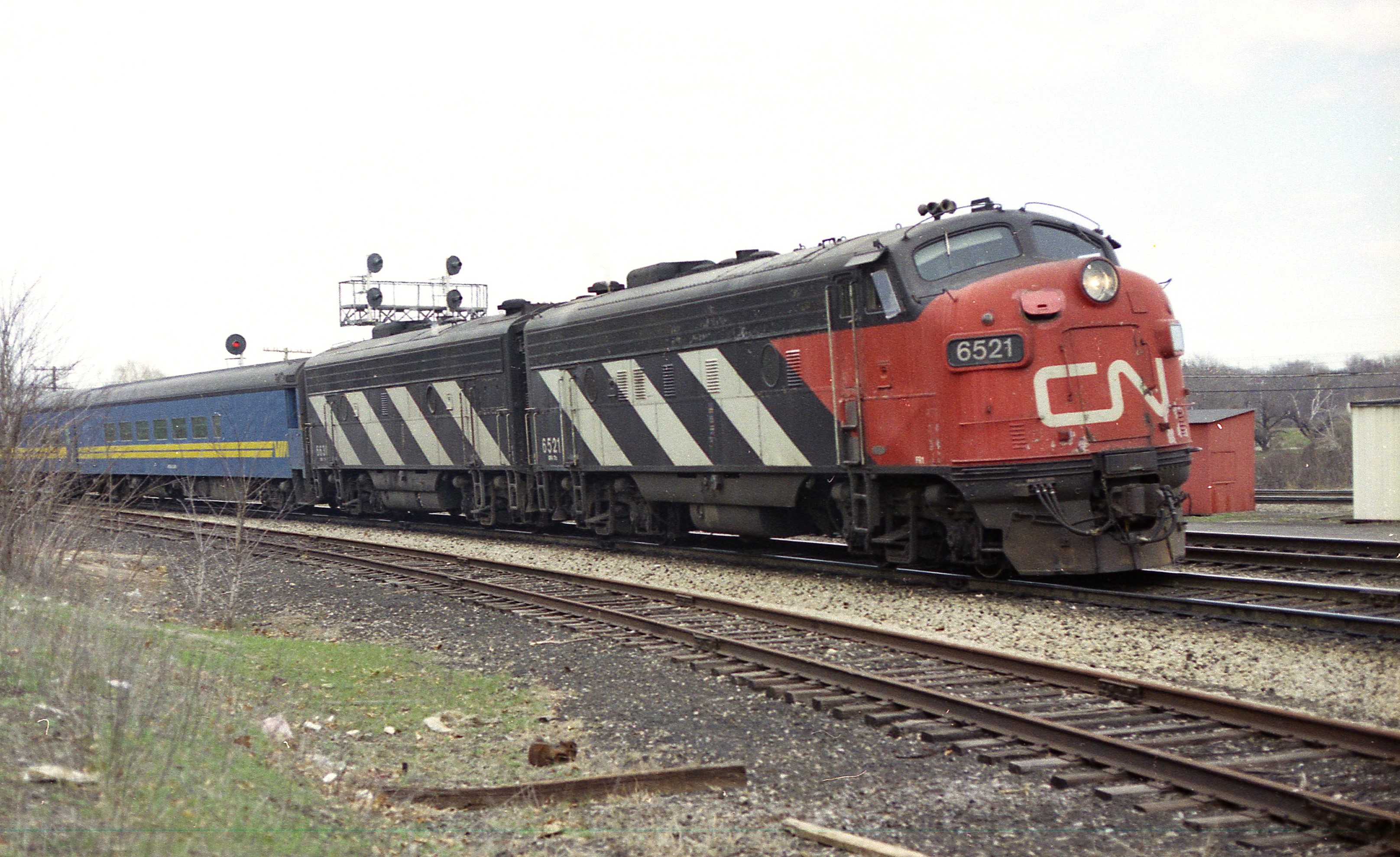Railpictures.ca - A.W.Mooney Photo: Luck of the draw, I suppose, but I rarely saw this ...