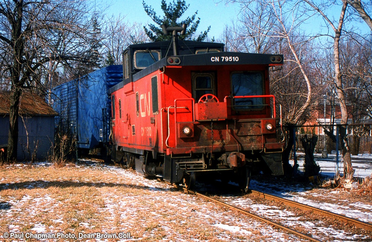 Railpictures.ca - Paul Chapman Photo, Dean Brown Coll. Photo: CN 79510 on the rear of CN 549 ...