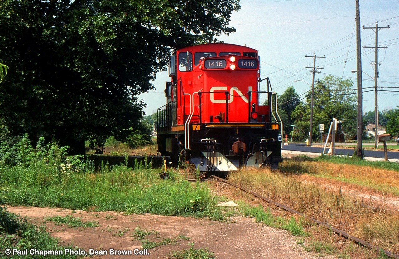 Railpictures.ca - Paul Chapman Photo, Dean Brown Coll. Photo: CN 550 with CN GMD1u 1416 heads ...