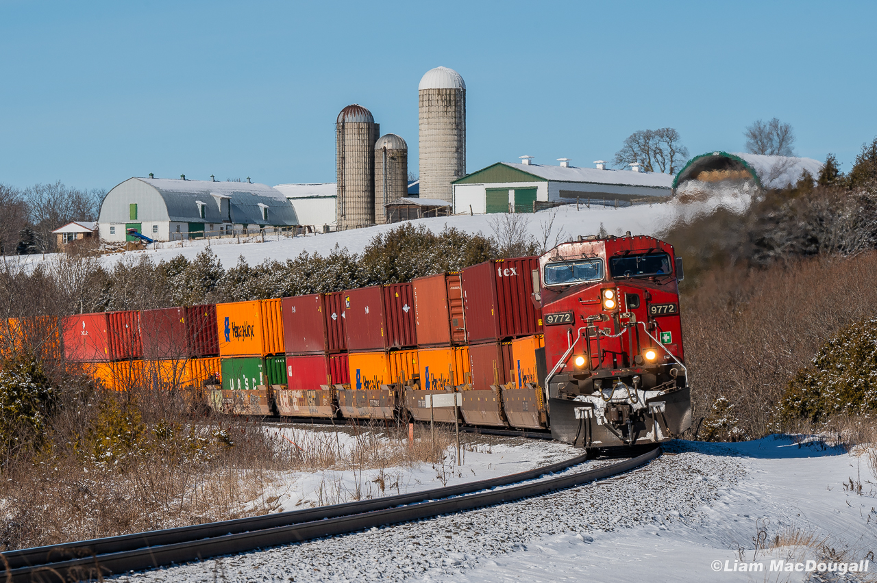 Railpictures.ca - Liam MacDougall Photo: A good ol’ candy apple red AC44 on a gorgeous sunny day ...