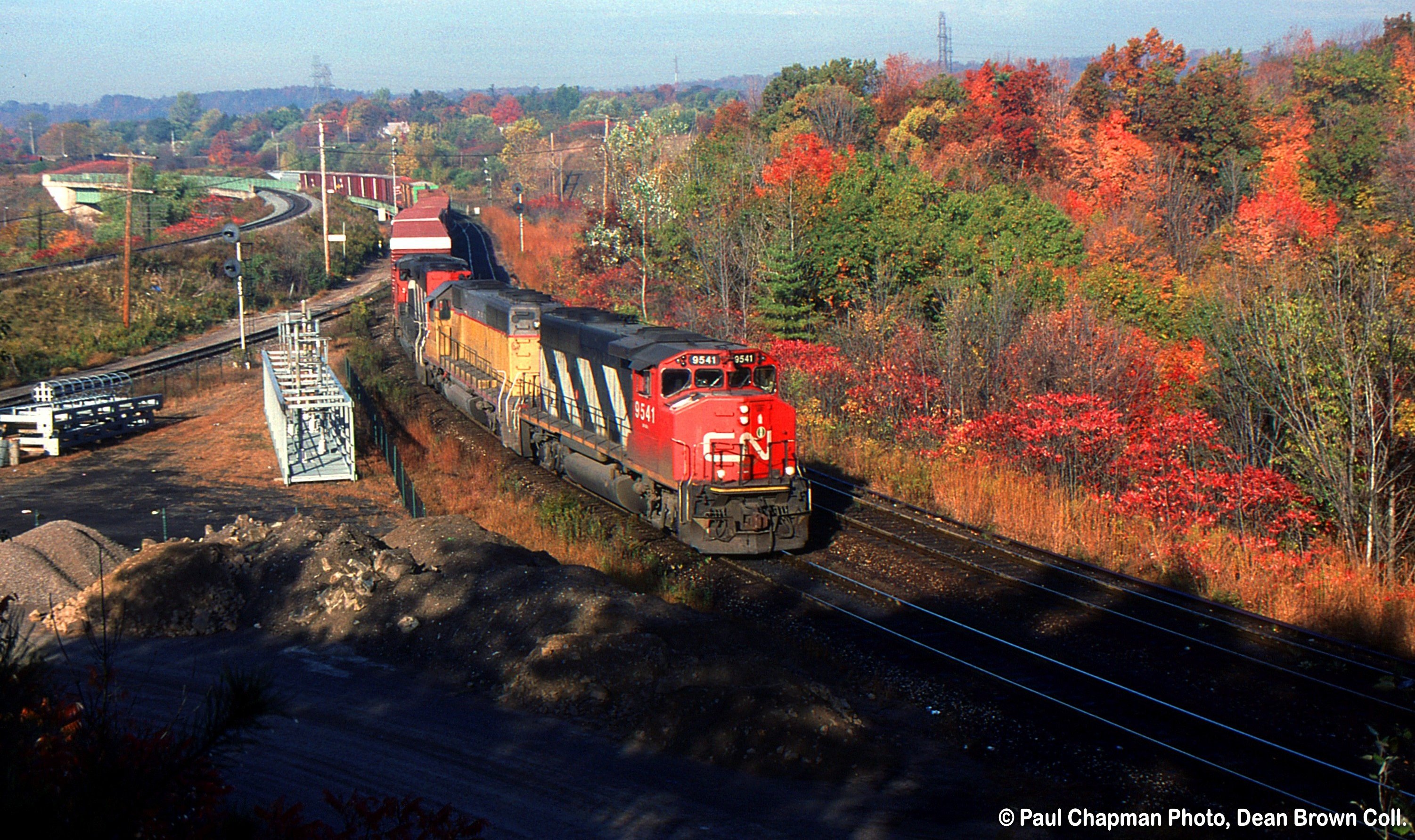 Railpictures.ca - Paul Chapman Photo, Dean Brown Coll. Photo: CN Eastbound with CN GP40-2L(W ...