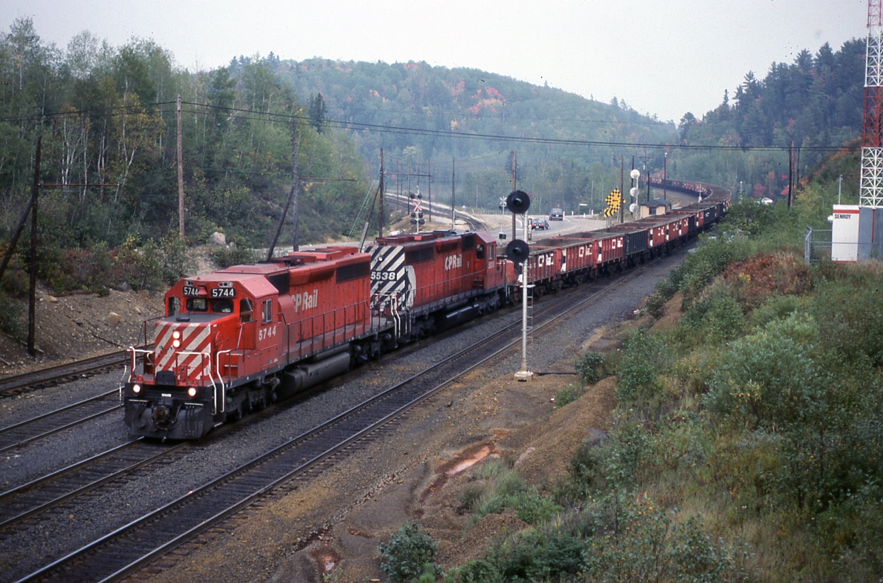 Railpictures.ca - Mike Bannon Photo: Levack ore turn to the mine in Onaping | Railpictures.ca ...
