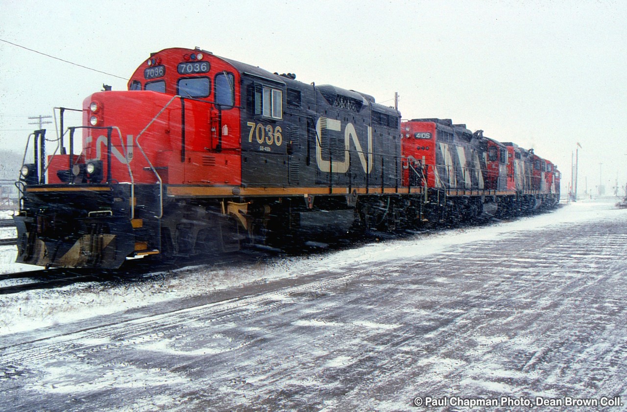 Railpictures.ca - Paul Chapman Photo, Dean Brown Coll. Photo: On a winter snow storm in London ...